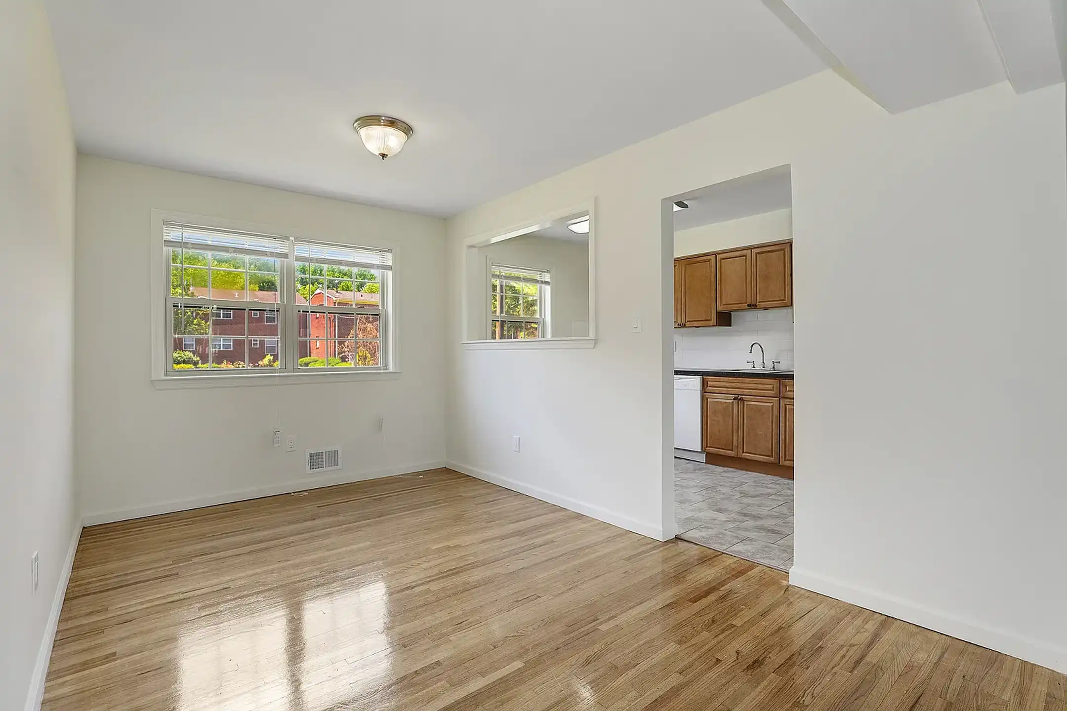 Madison Arms - Old Bridge, NJ 08857 | ApartmentGuide.com
