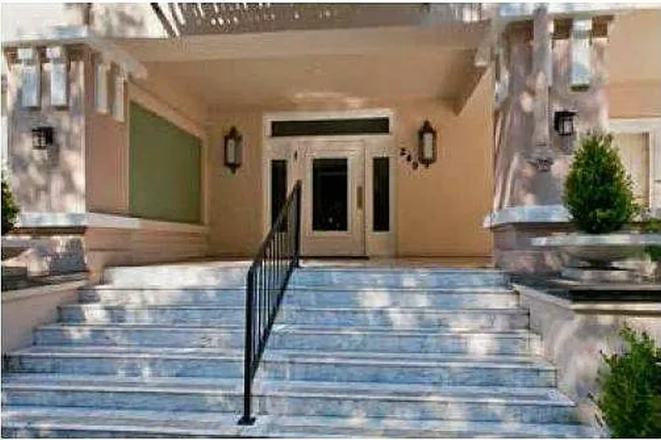 Euclid Square Apts - Pasadena, CA 91101 | ApartmentGuide.com