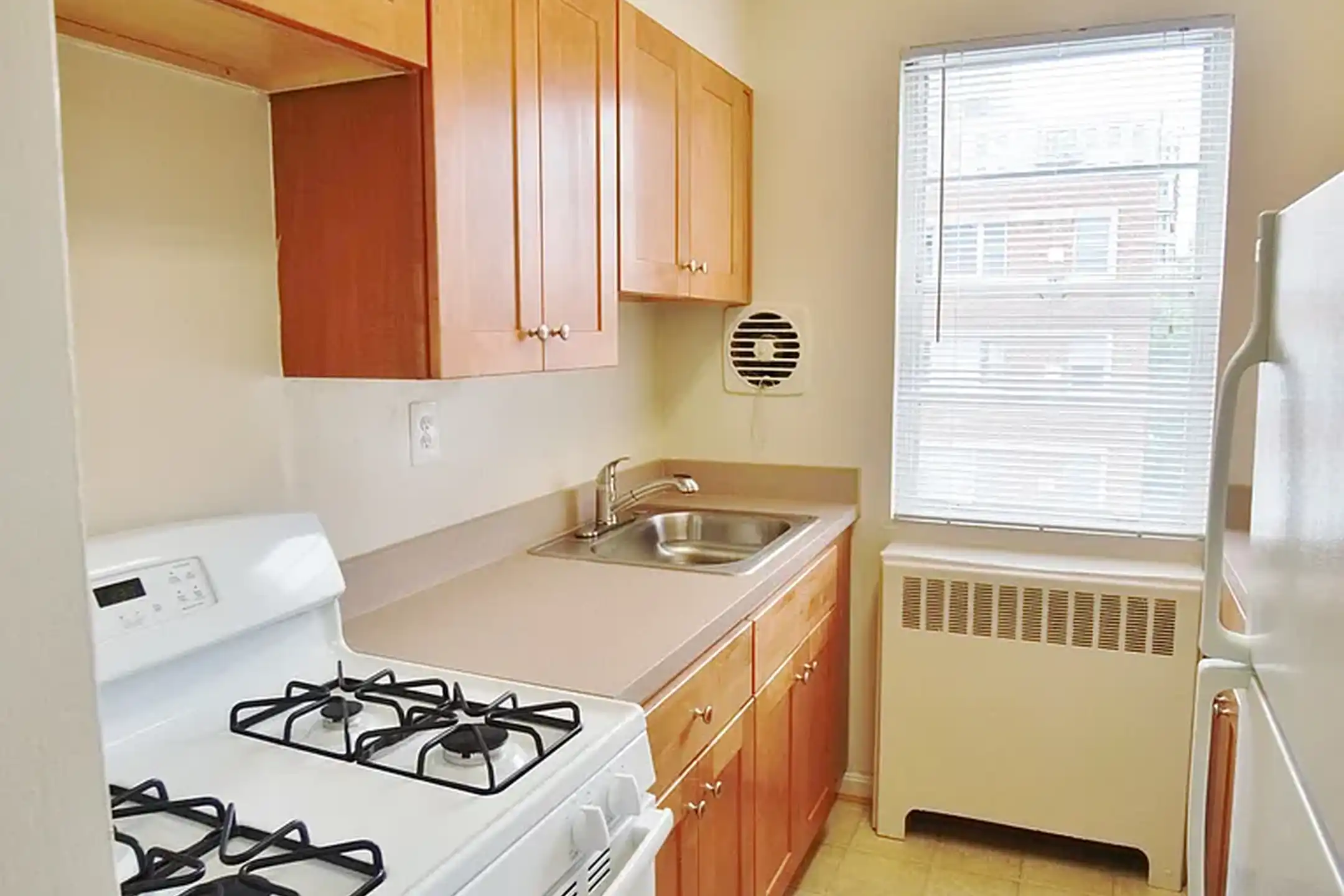 Battery Lane Apartments - Bethesda, MD 20814 | ApartmentGuide.com