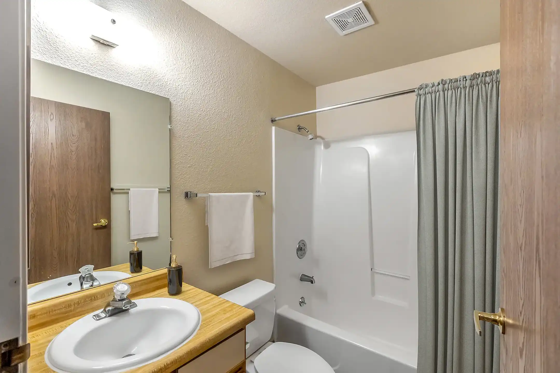 Sierra Sage Apartments - Reno, NV 89506 | ApartmentGuide.com