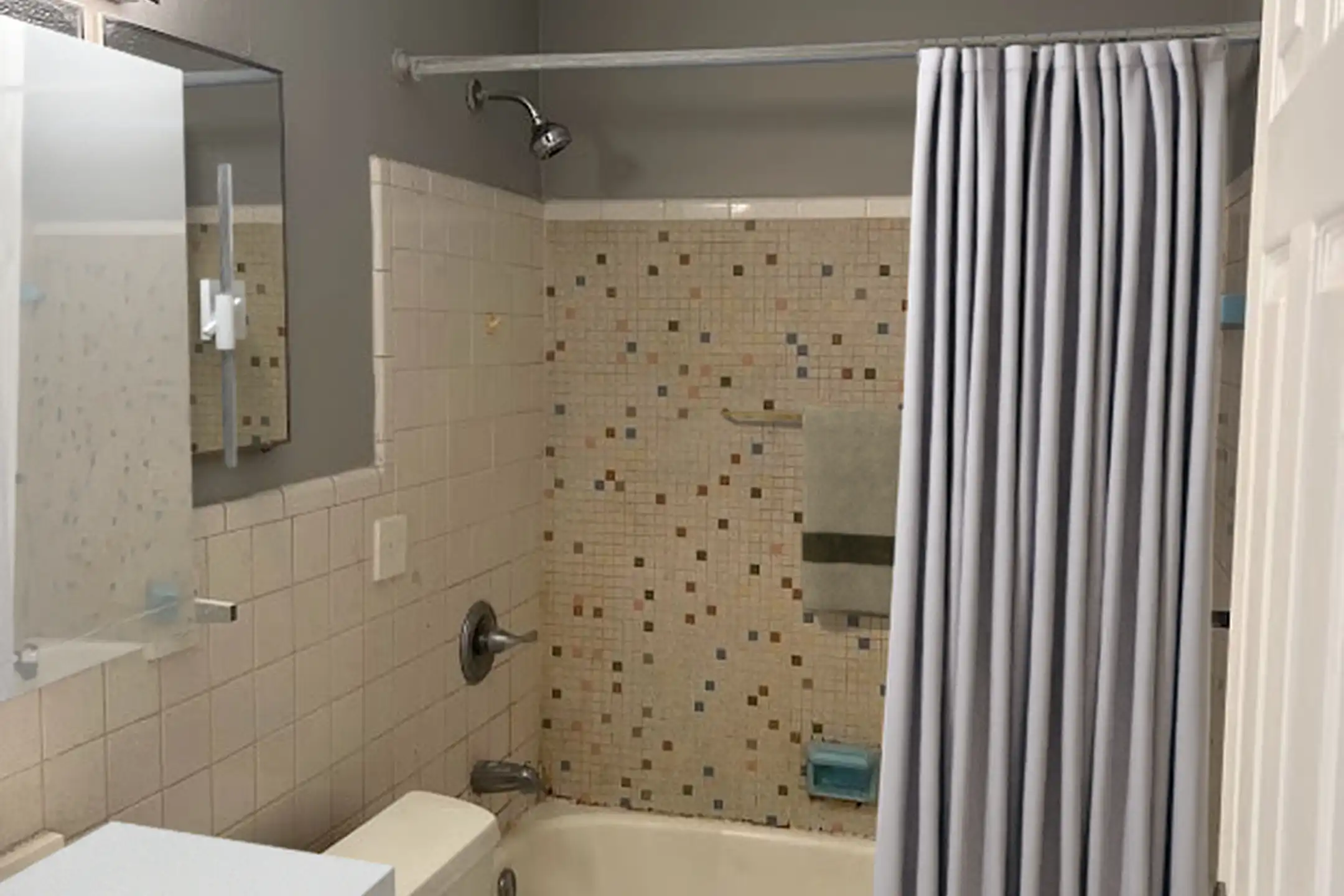 4821 Reading Rd unit 1 - Cincinnati, OH 45237 | ApartmentGuide.com