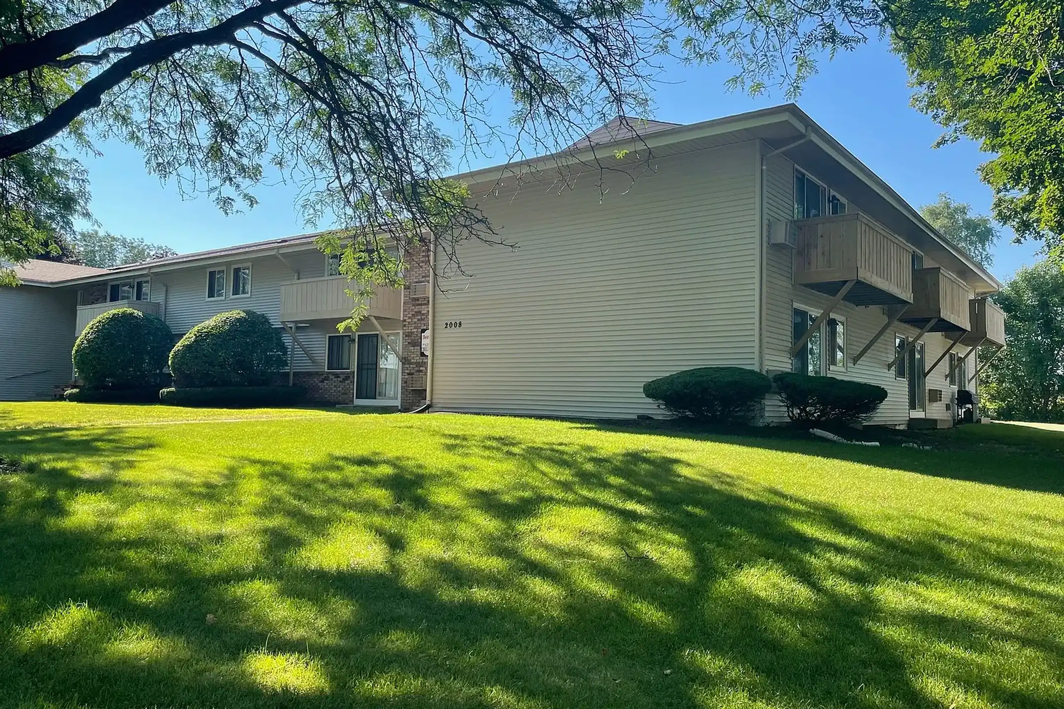 Beloit Brittany Apartments LLC - Beloit, WI 53511 | ApartmentGuide.com