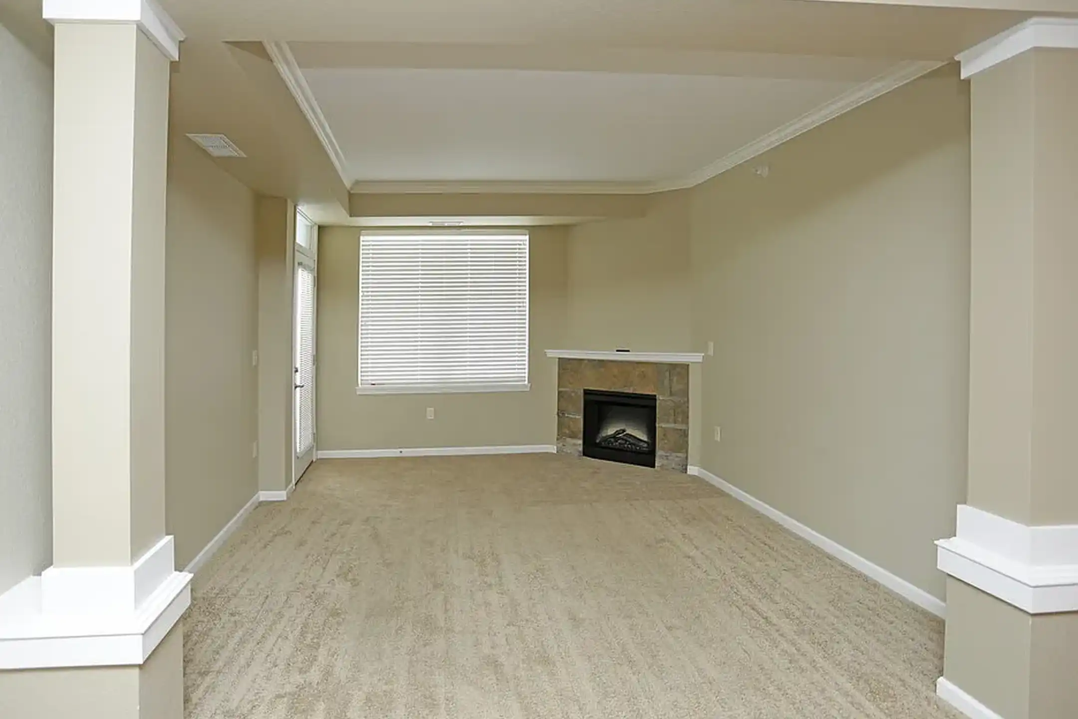 Lyndale Plaza - Richfield, MN 55423 | ApartmentGuide.com