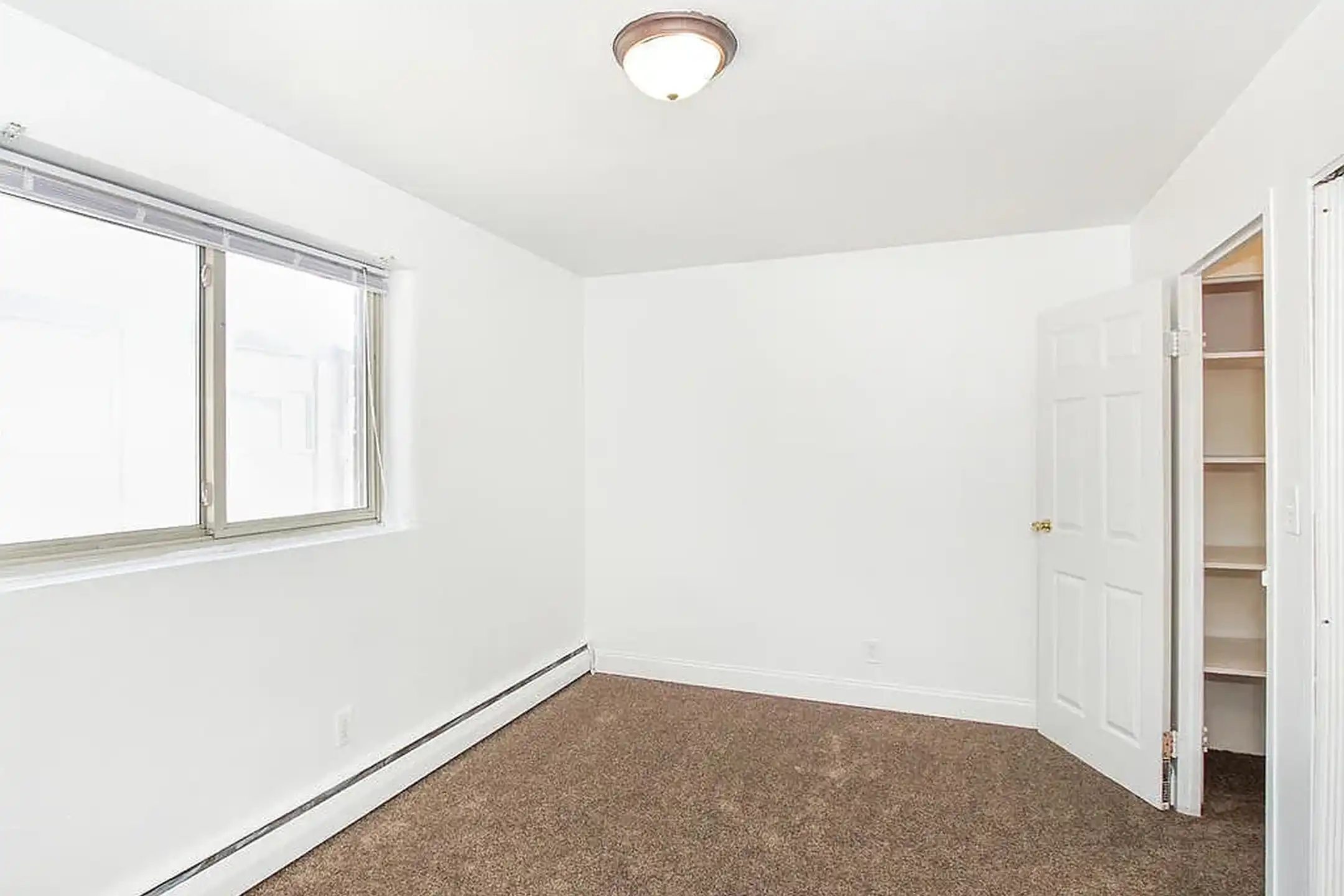 University Court LLC - Minneapolis, MN 55414 | ApartmentGuide.com