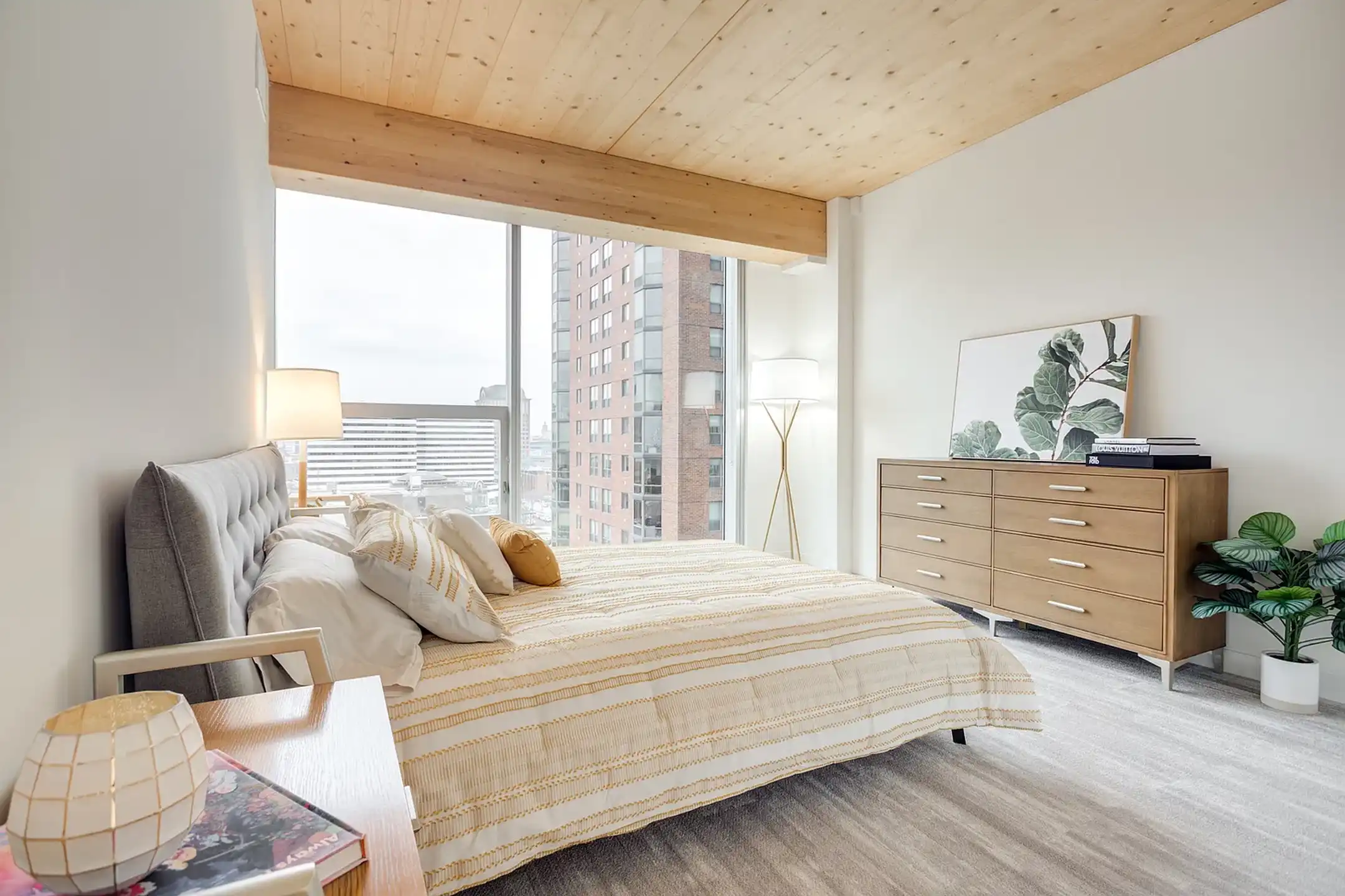 Ascent - Milwaukee, WI 53202 | ApartmentGuide.com