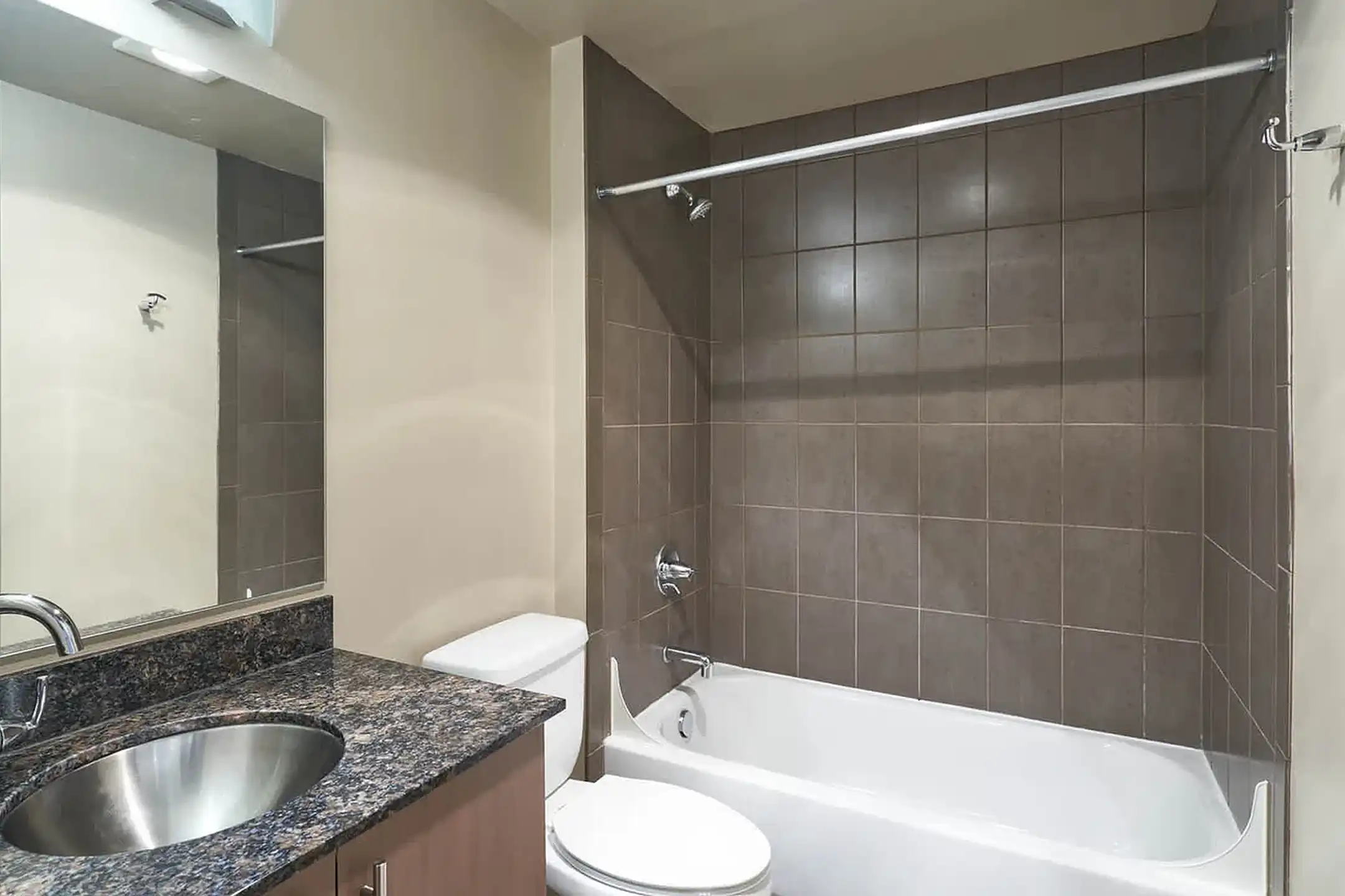 Moda - Seattle, WA 98121 | ApartmentGuide.com