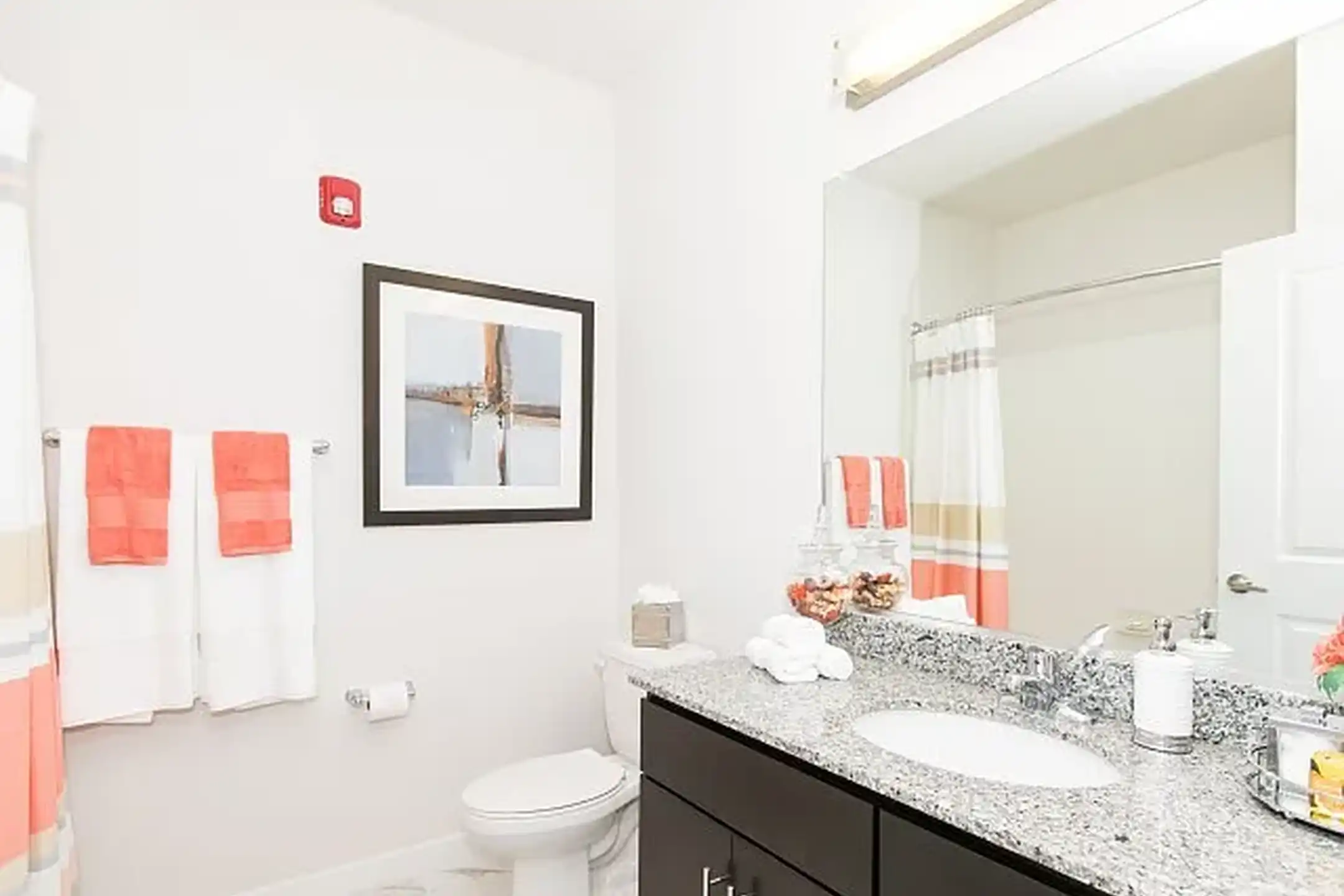 Overlook at Franklin Square - Baltimore, MD 21237 | ApartmentGuide.com