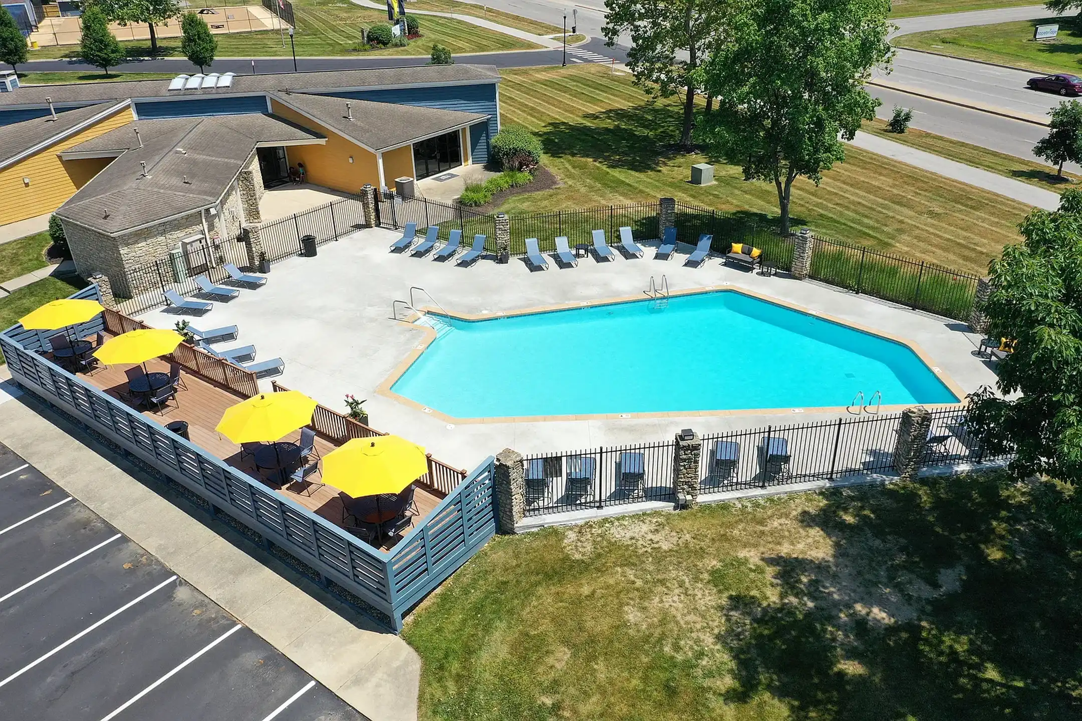 Deercross Apartments - Indianapolis, IN 46254 | ApartmentGuide.com