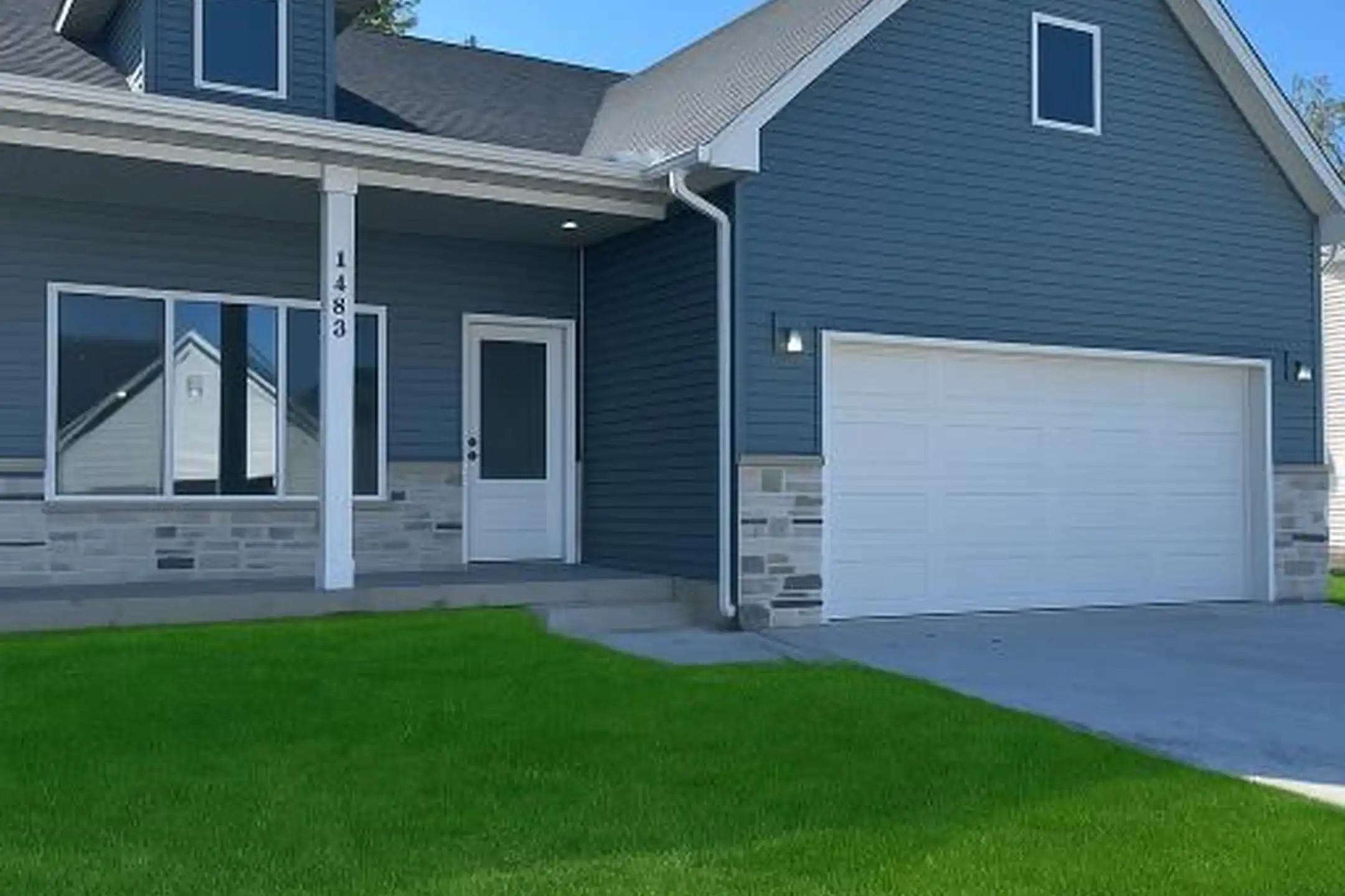 1103 Emerald Cove Drive - Clear Lake, IA 50428 | ApartmentGuide.com