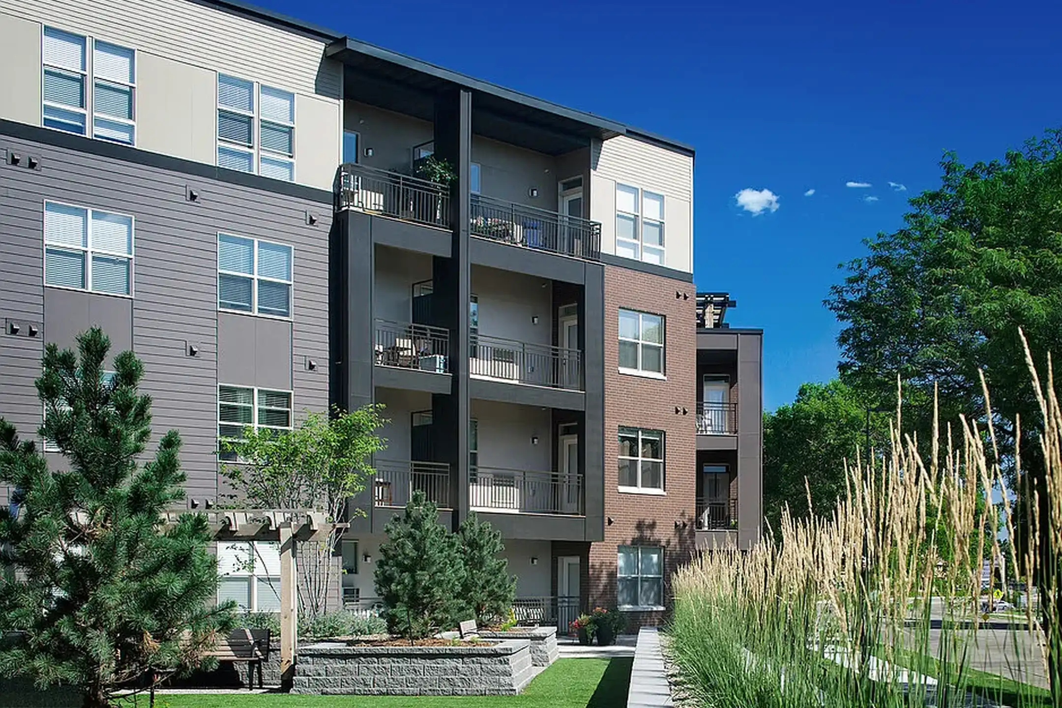 Lyndale Plaza - Richfield, MN 55423 | ApartmentGuide.com