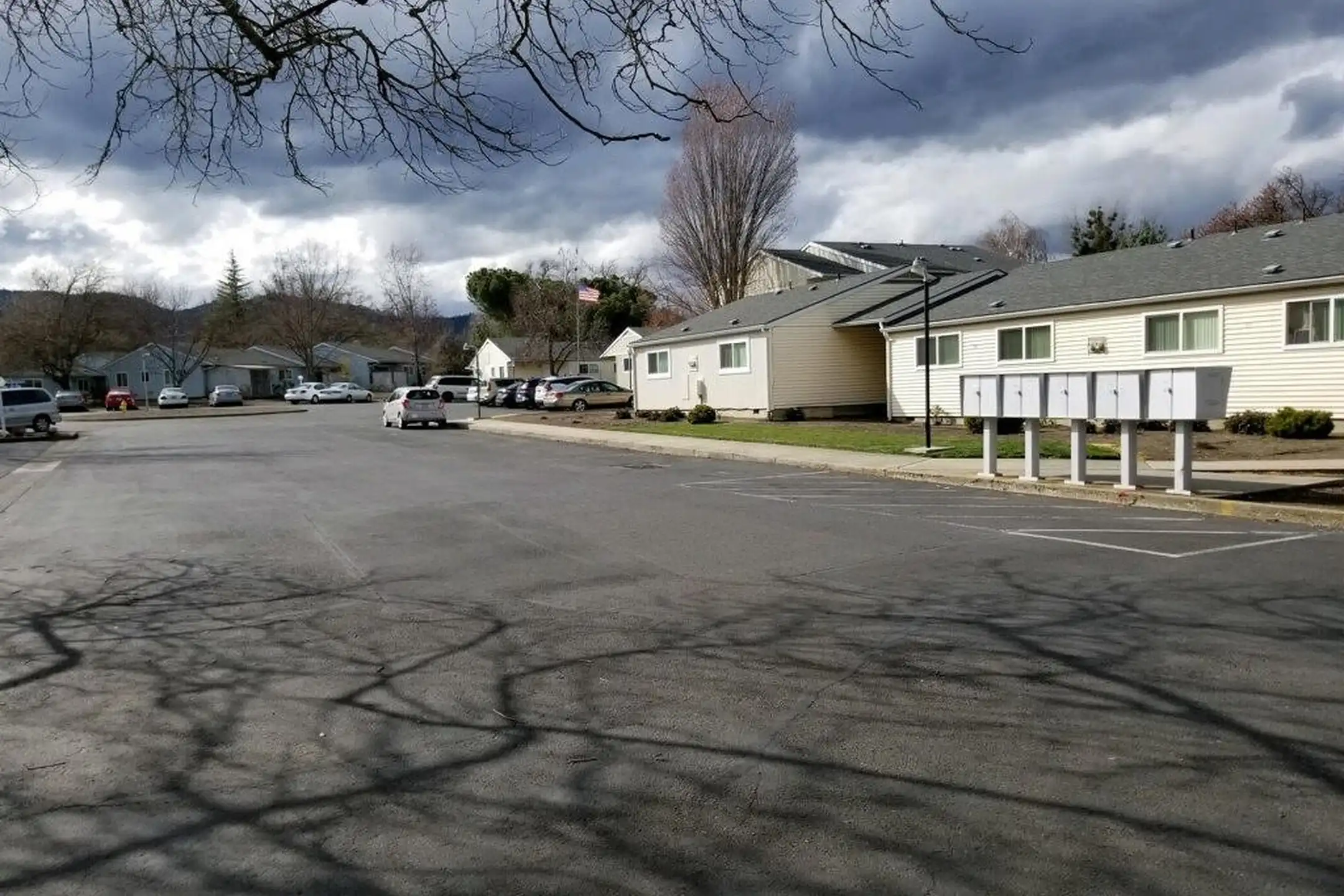 233 Eva Way unit 102 - Talent, OR 97540 | ApartmentGuide.com