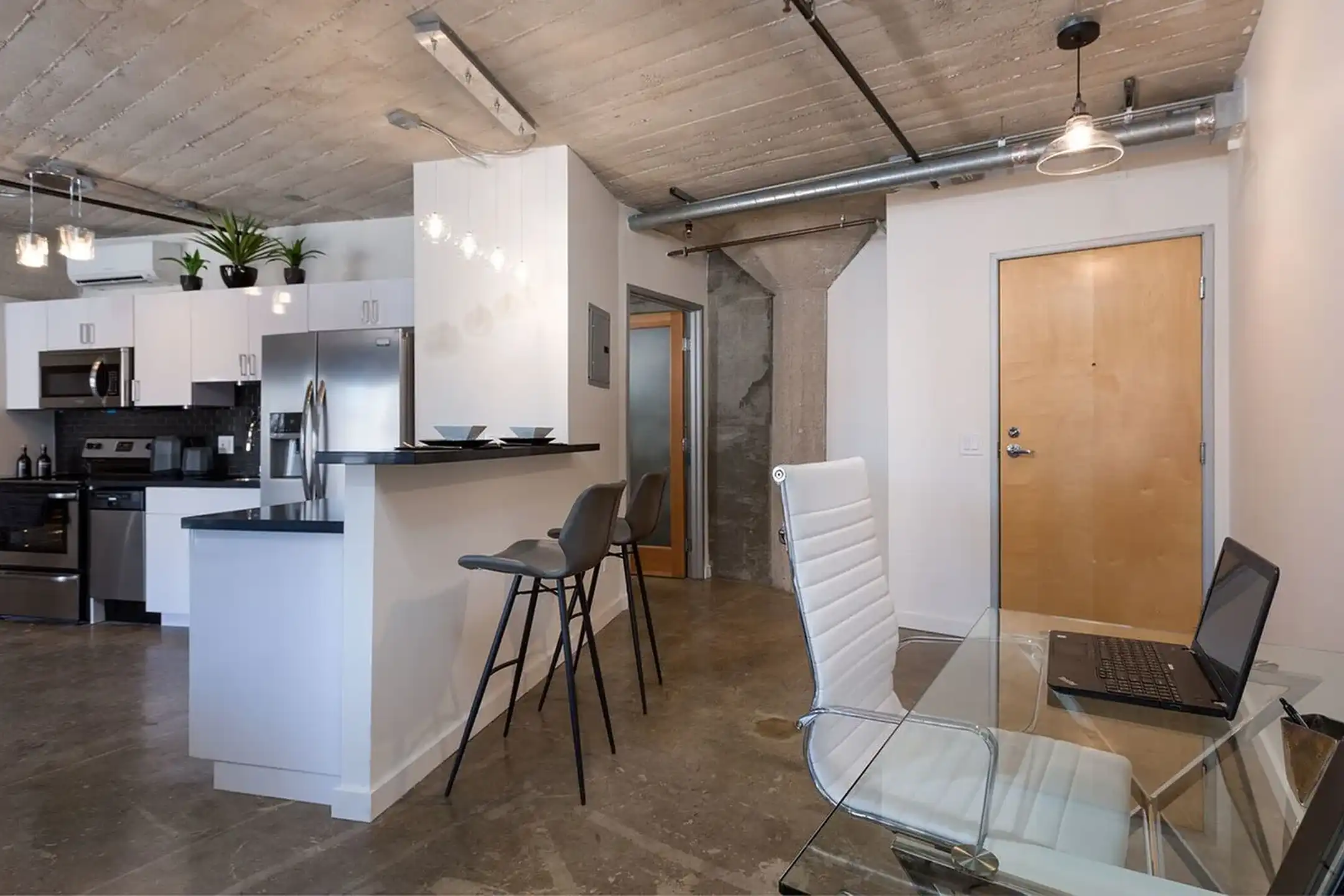 Cosmo Lofts - Los Angeles, CA 90028 | ApartmentGuide.com