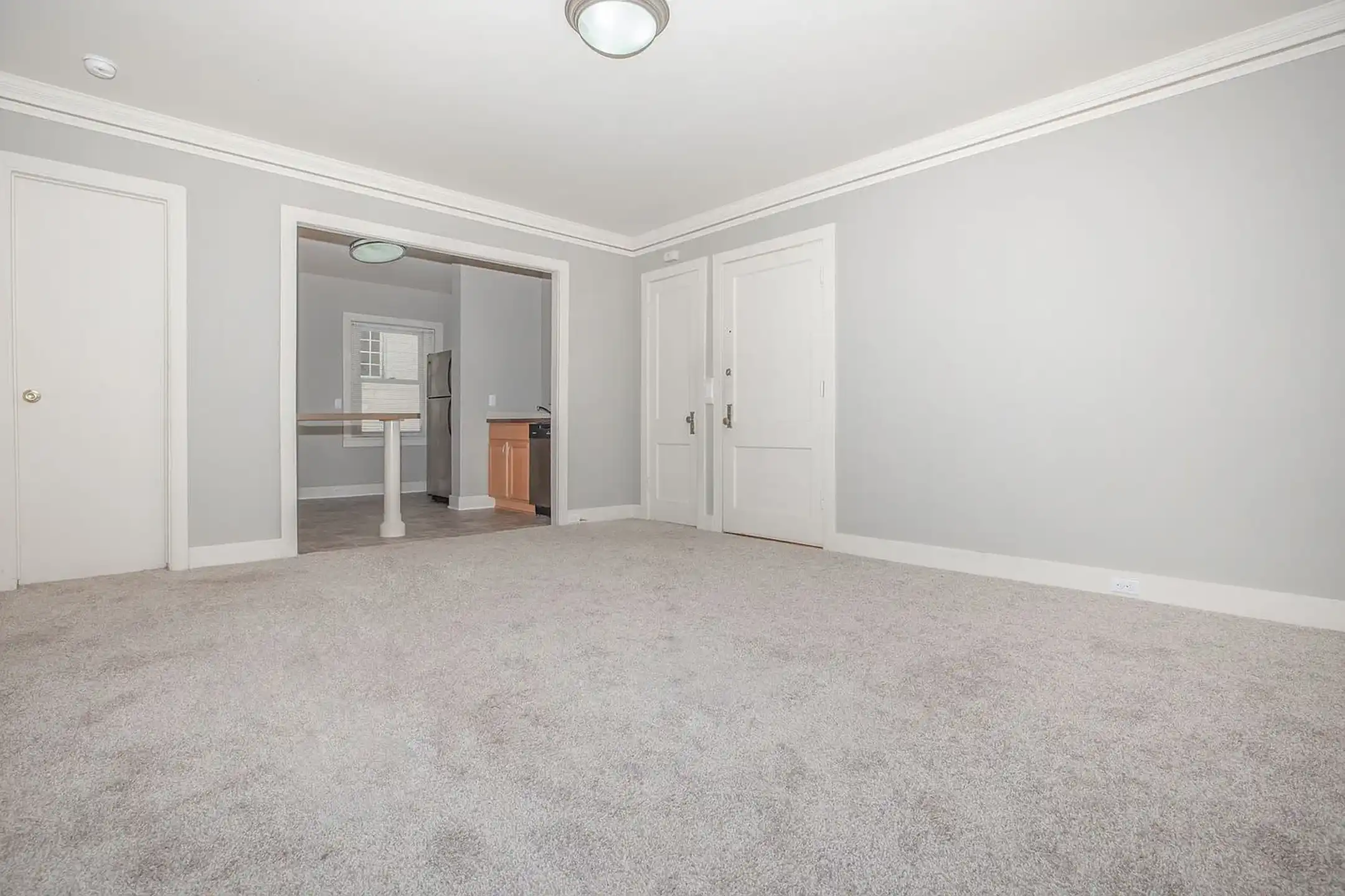 The Austin at Midtown - Omaha, NE 68131 | ApartmentGuide.com