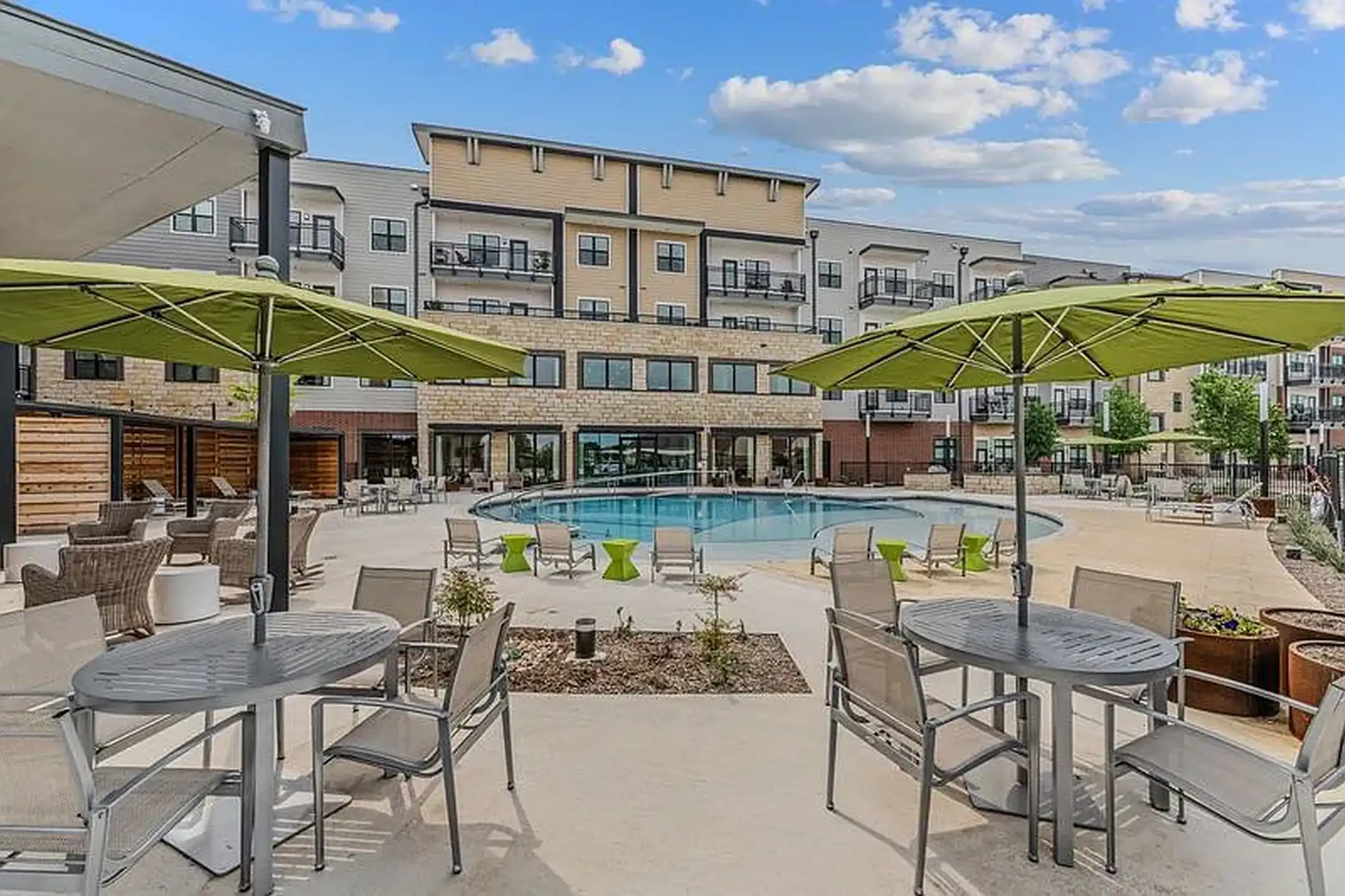 Hudson Oaks - Bryan, TX 77802 | ApartmentGuide.com