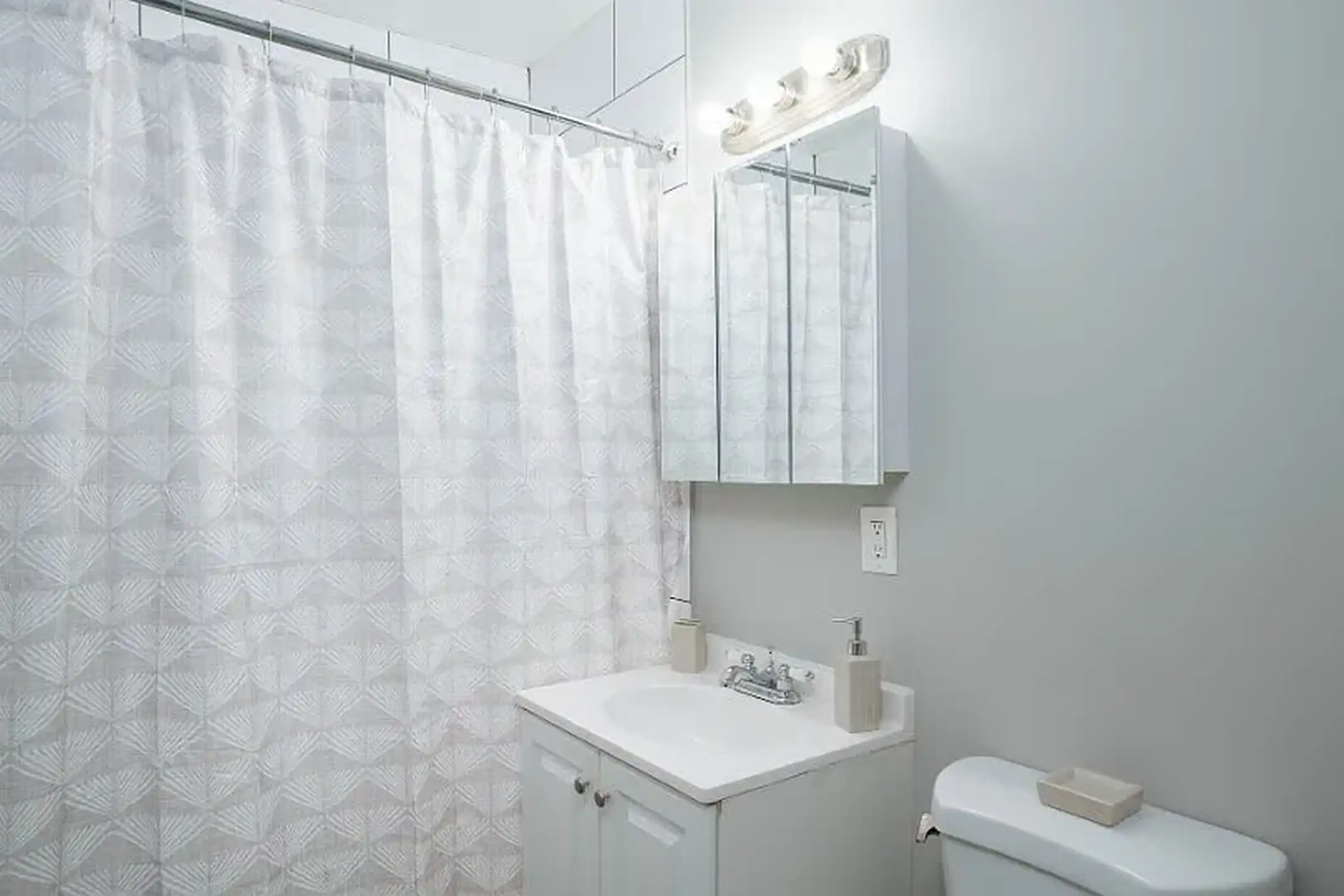 Residences at Barry Square - Hartford, CT 06106 | ApartmentGuide.com
