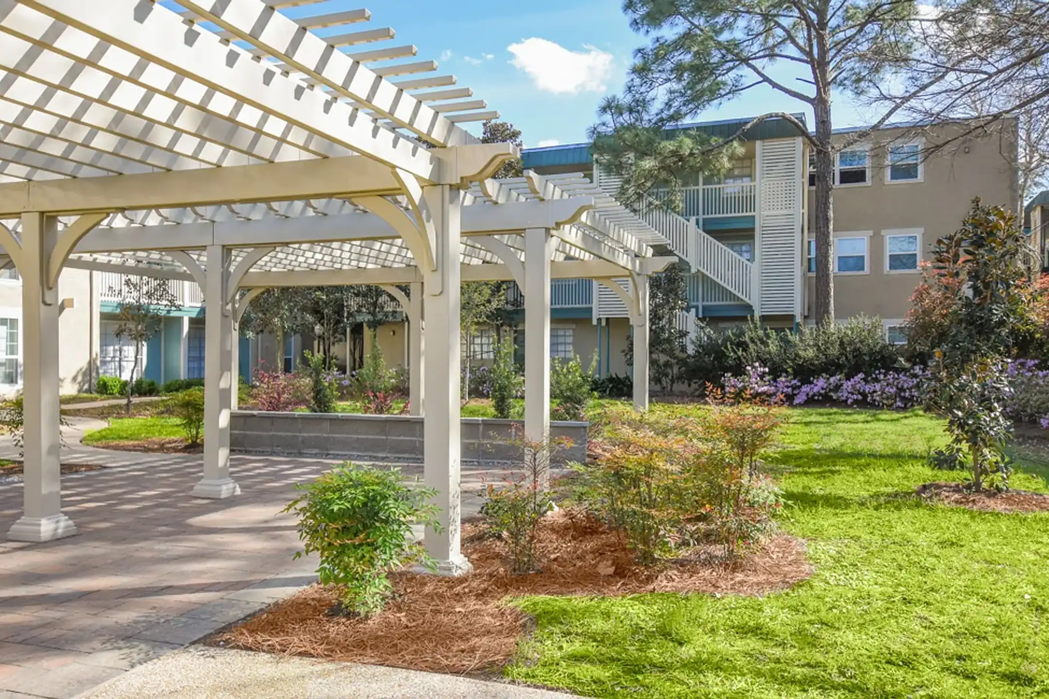 Severn Pointe - Metairie, LA 70001 | ApartmentGuide.com