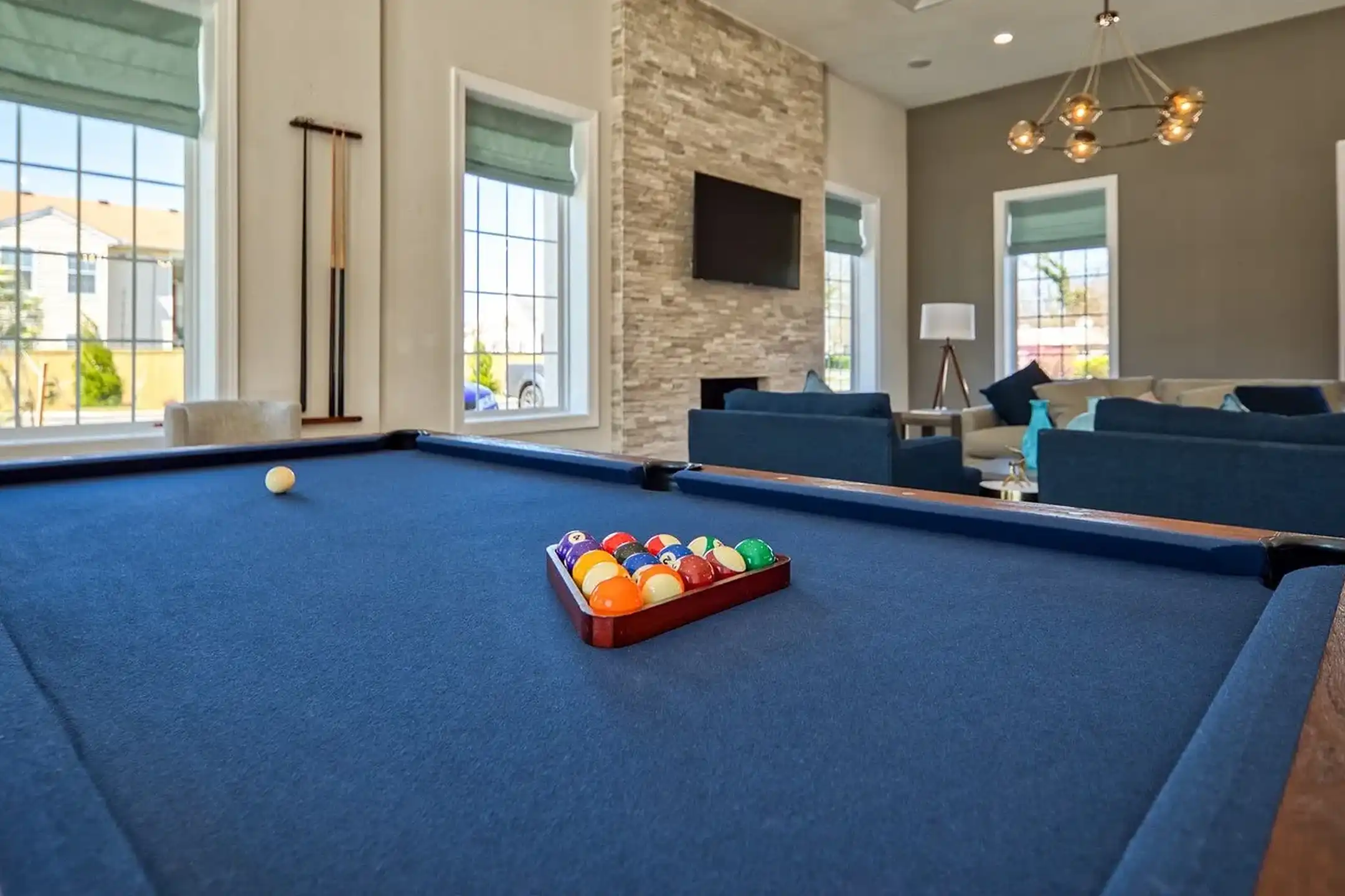 Colony Point Apartments - Norfolk, VA 23505 | ApartmentGuide.com