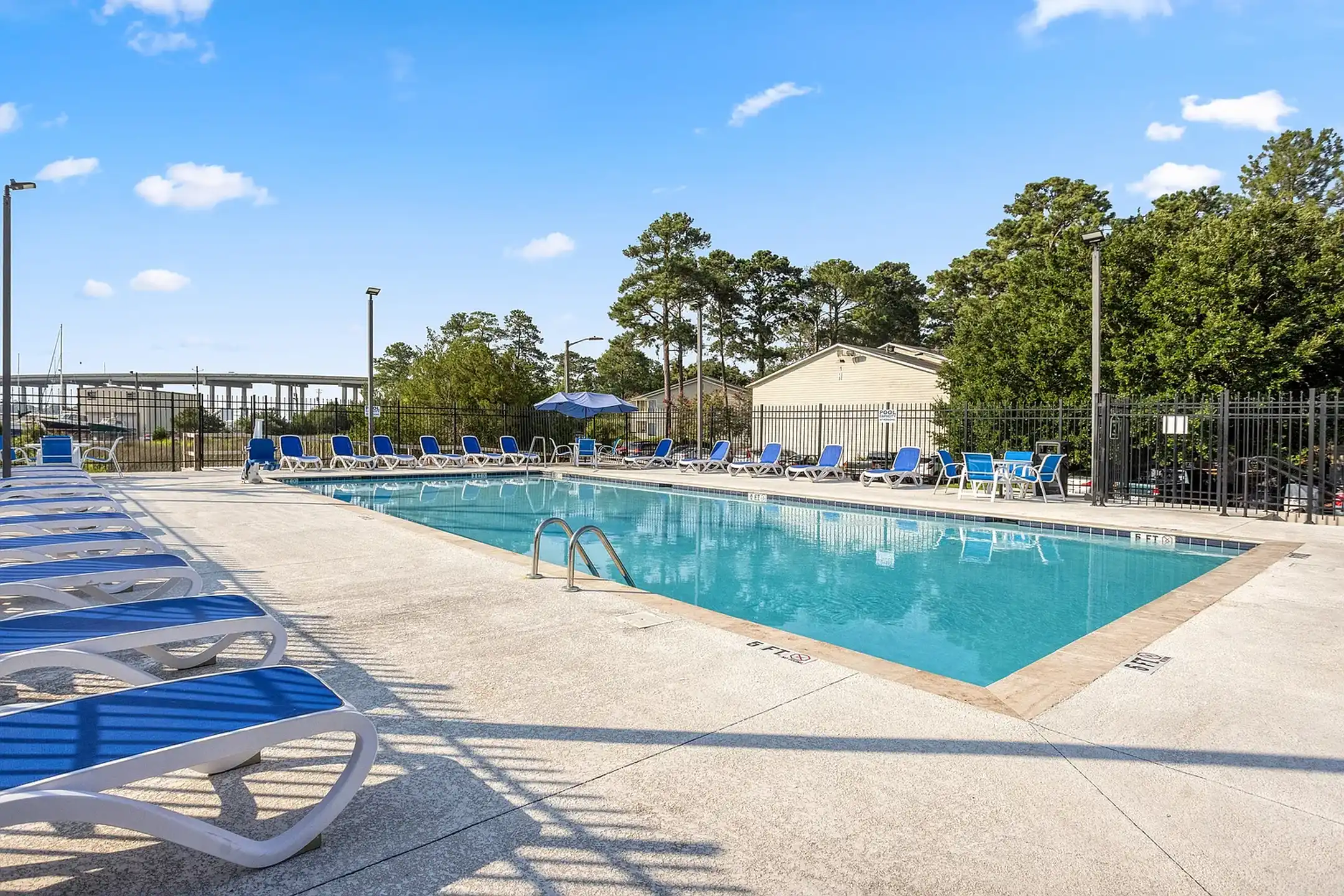 River Crossing Apartments - Thunderbolt, GA 31404 | ApartmentGuide.com