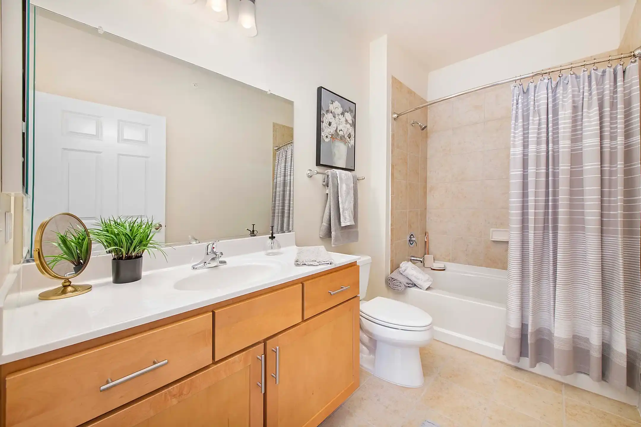 MAA Cobblestone Square - Fredericksburg, VA 22401 | ApartmentGuide.com