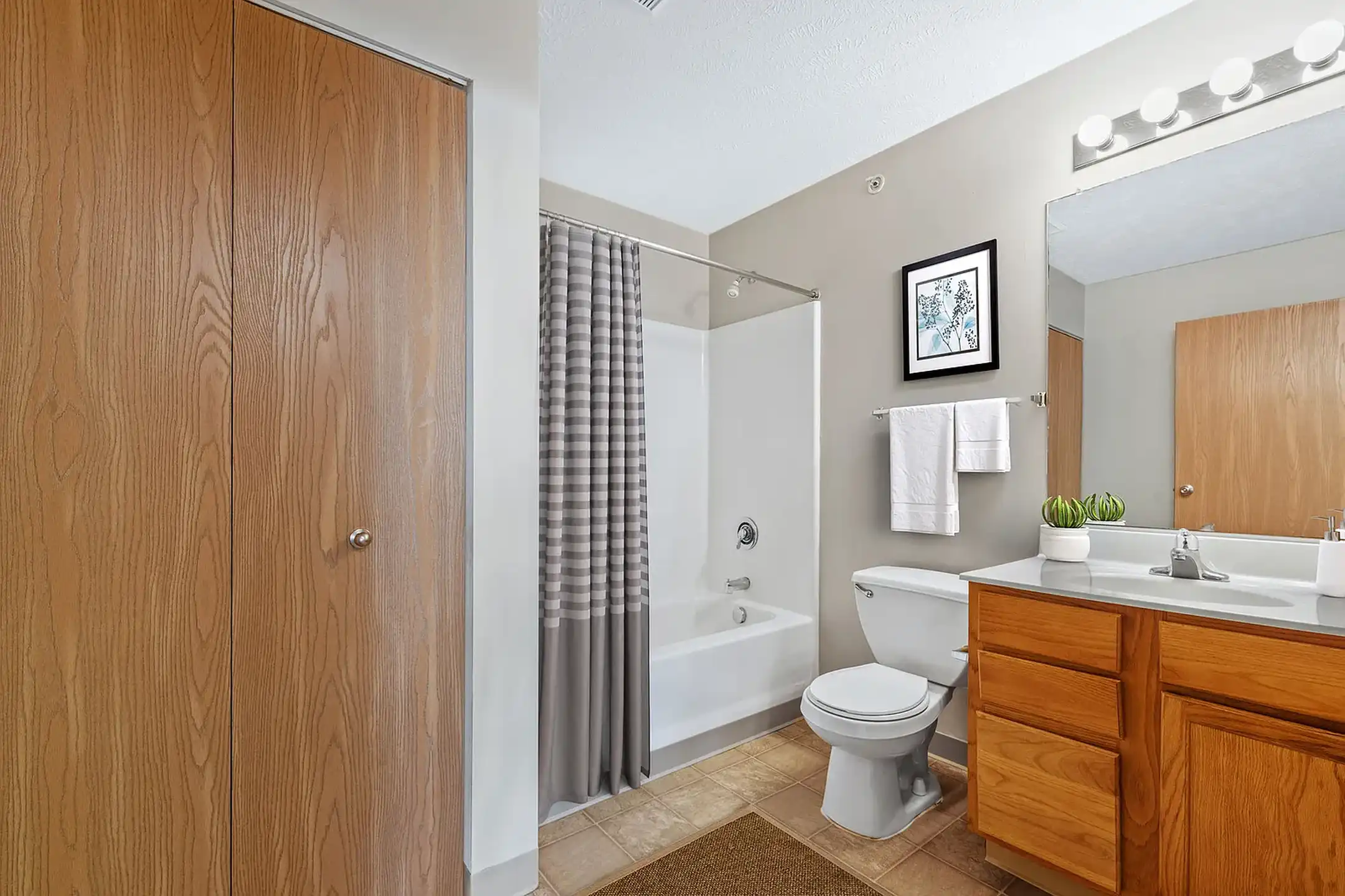 Aspen Lake - Brunswick, OH 44212 | ApartmentGuide.com