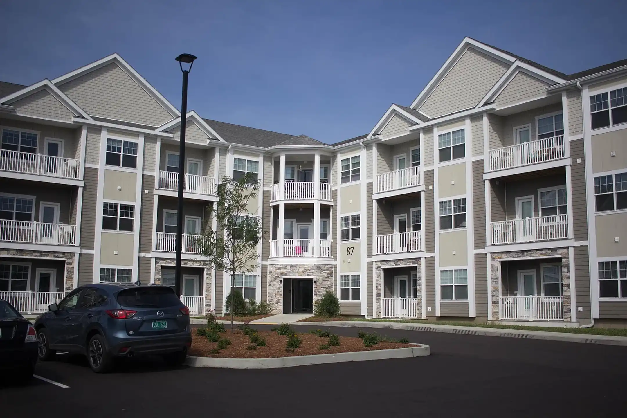 Finney Crossing - Williston, VT 05495 | ApartmentGuide.com