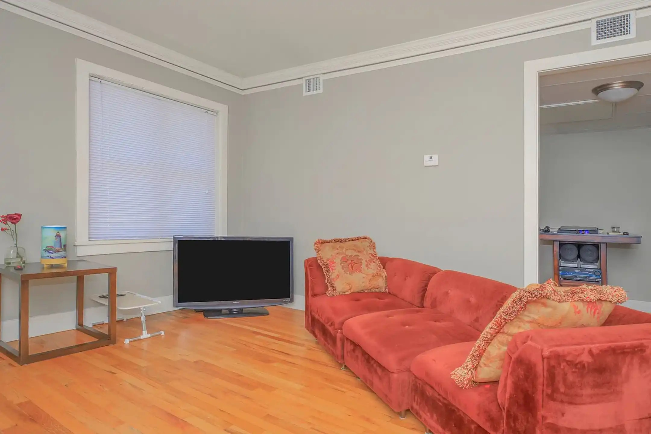 The Austin at Midtown - Omaha, NE 68131 | ApartmentGuide.com