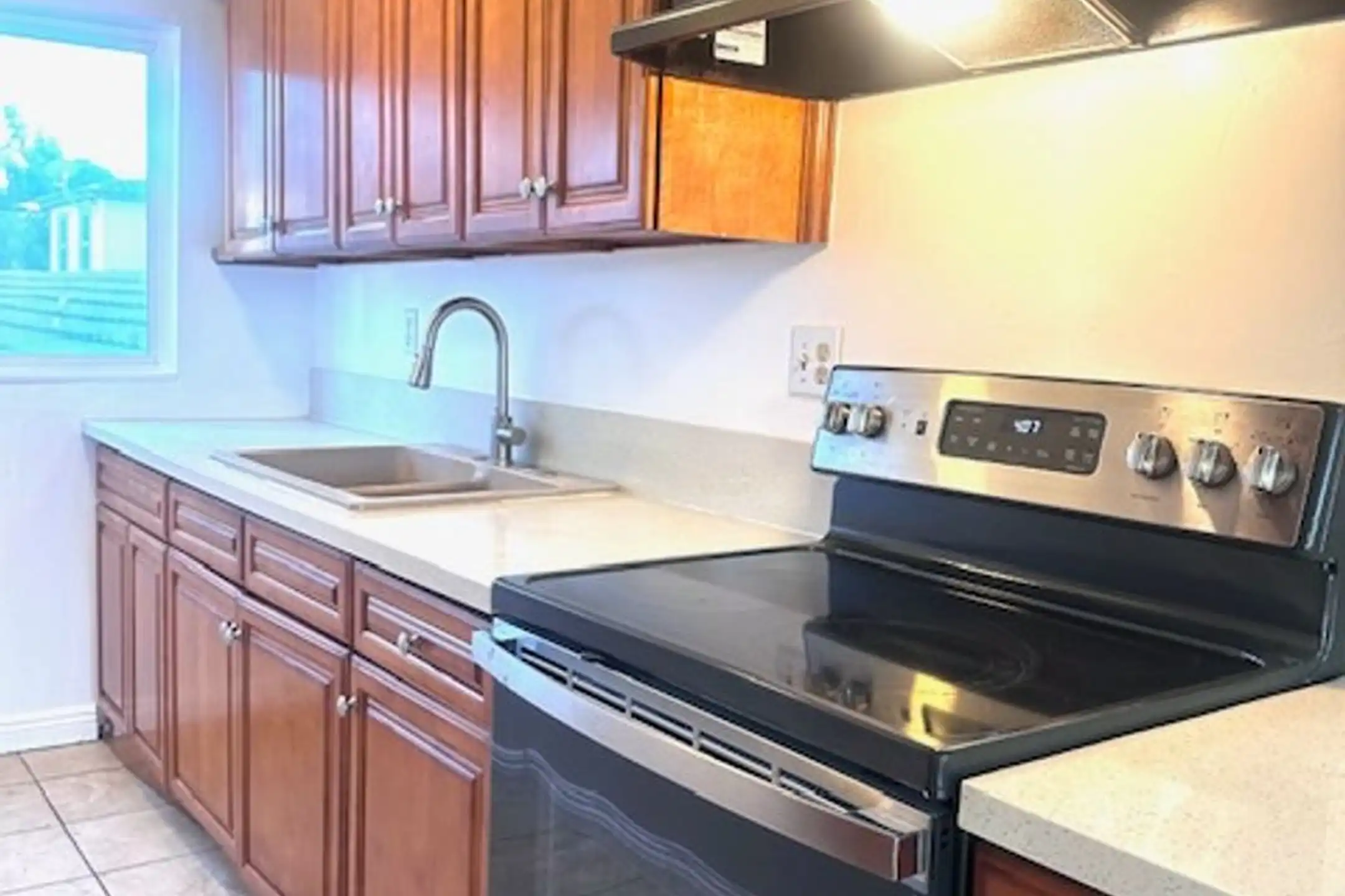 611 N Garfield St unit Unit G - Santa Ana, CA 92701 | ApartmentGuide.com