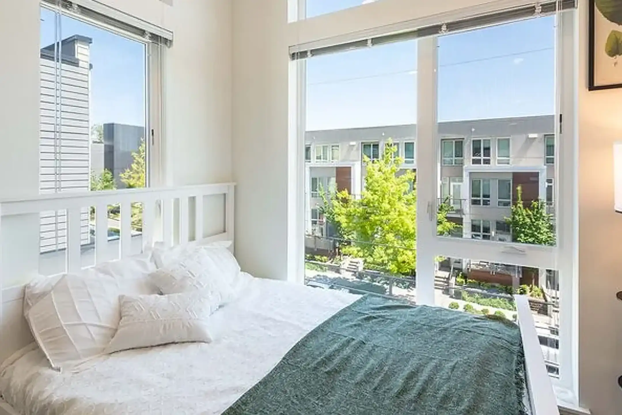 Vale Studios - Seattle, WA 98118 | ApartmentGuide.com