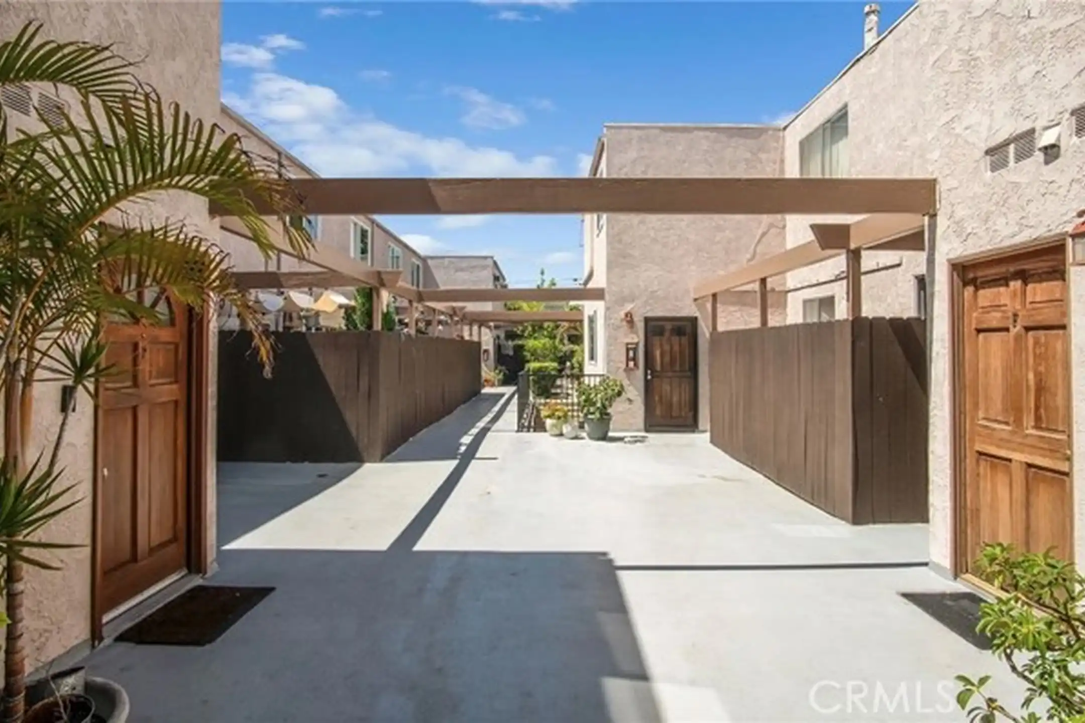 3121 Colorado Ave - Santa Monica, CA 90404 | ApartmentGuide.com