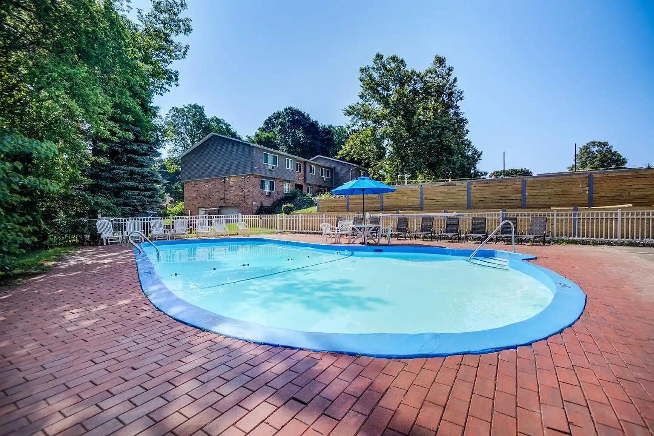 Lake Vista Apartment Homes - Rochester, NY 14612 | ApartmentGuide.com
