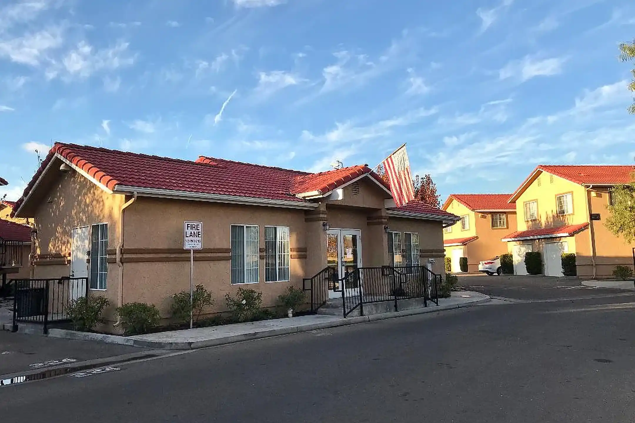 BULLARD WEST APARTMENTS - Fresno, CA 93722 | ApartmentGuide.com