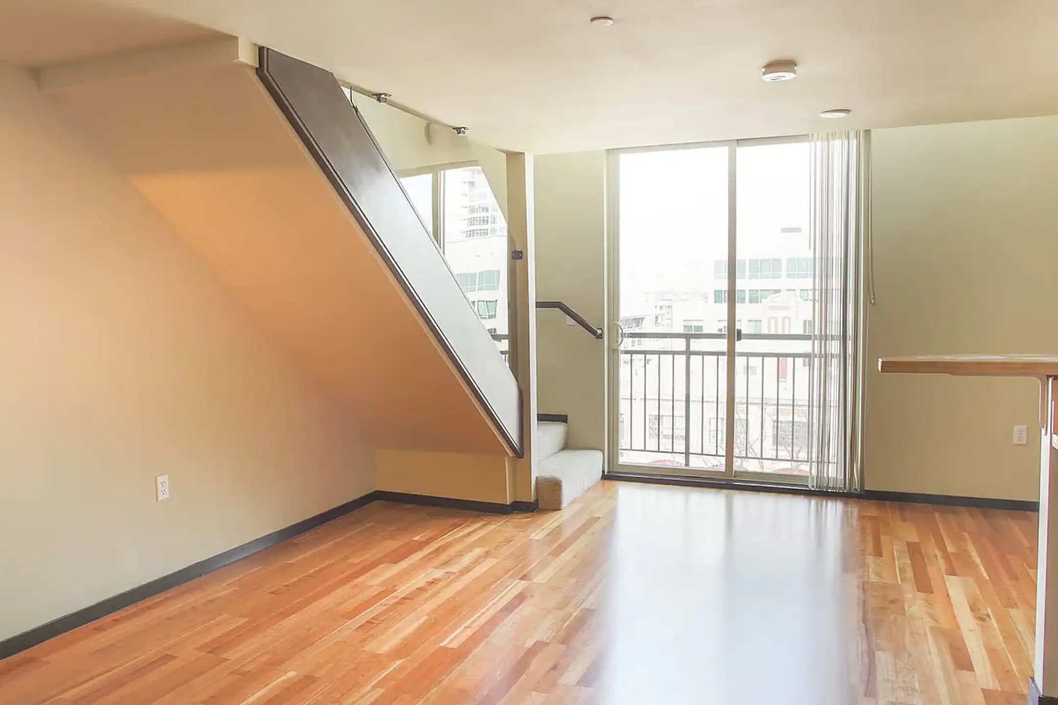 Moda - Seattle, WA 98121 | ApartmentGuide.com