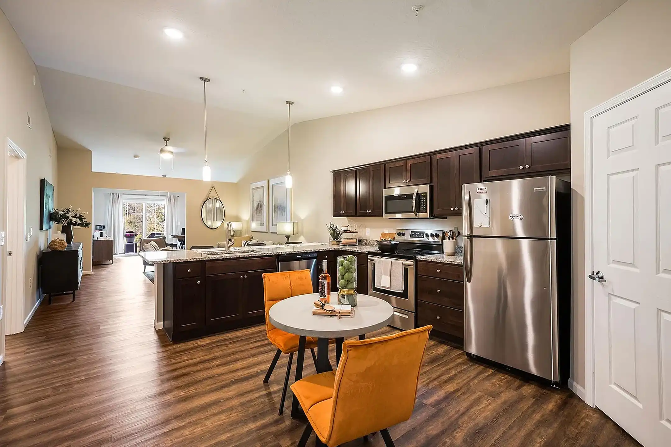 Redwood Canal Winchester - Canal Winchester, OH 43110 | ApartmentGuide.com
