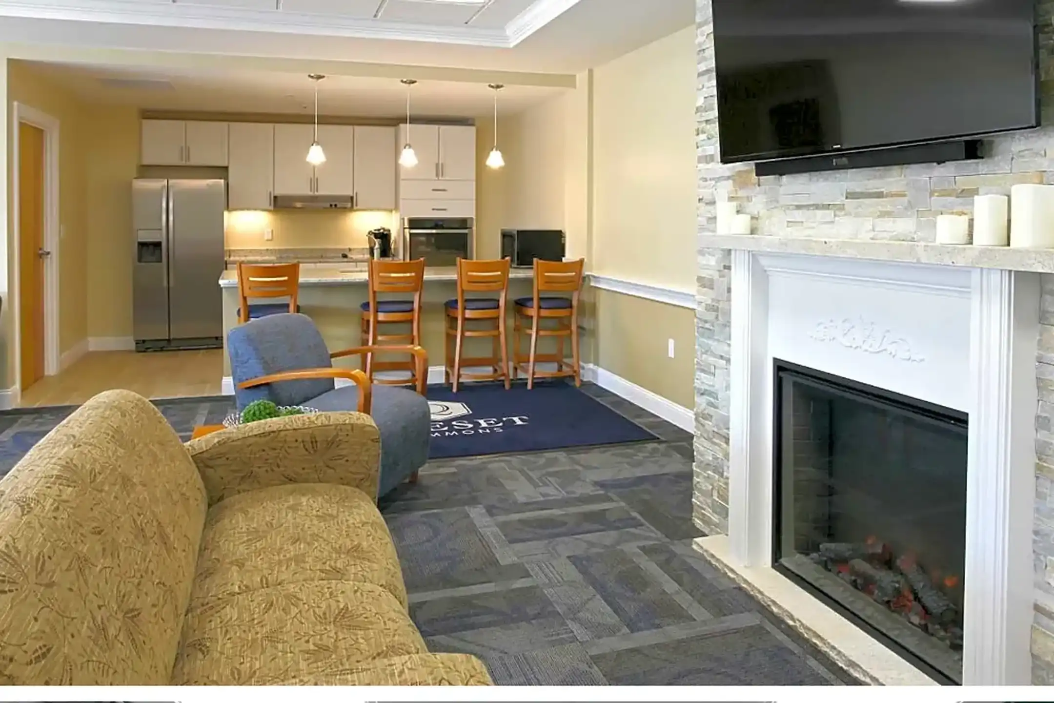 Edgewater Apartments - South Easton, MA 02375 | ApartmentGuide.com