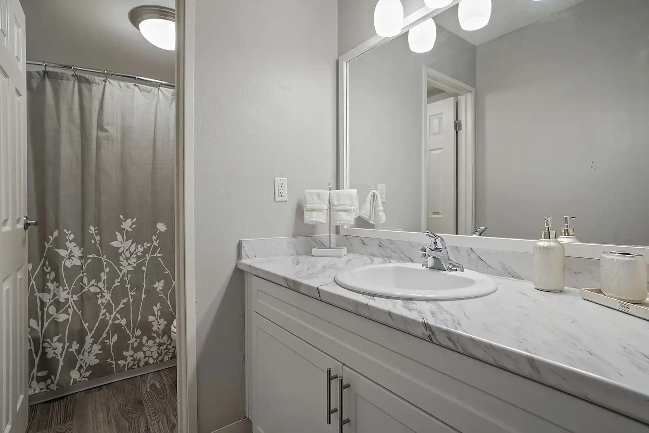 Retreat at Fitzsimons - Aurora, CO 80011 | ApartmentGuide.com