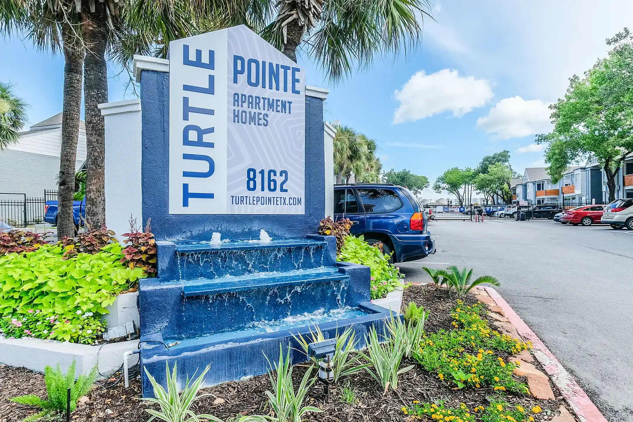 Turtle Pointe Apartments - Houston, TX 77063 | ApartmentGuide.com