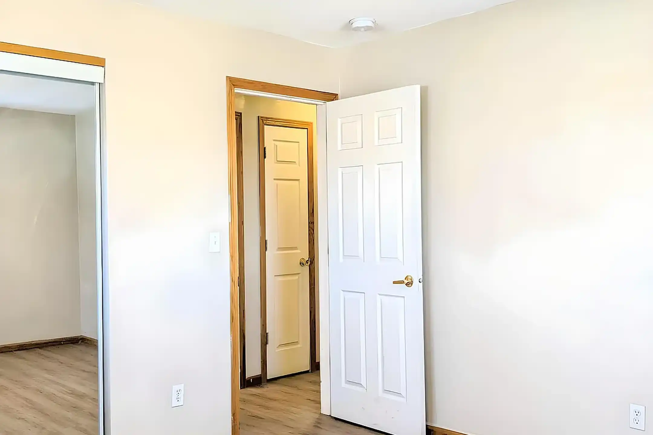 Twin Pines Apartments - West Saint Paul, MN 55118 | ApartmentGuide.com