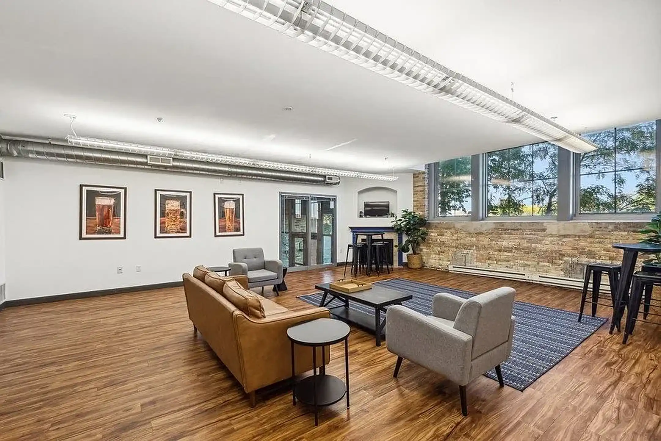 Blue Ribbon Lofts - Milwaukee, WI 53205 | ApartmentGuide.com