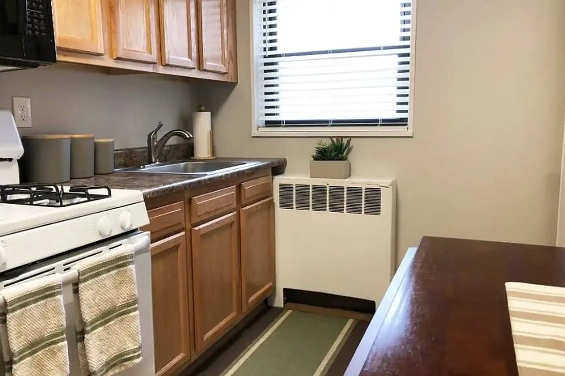 Tivoli Park Apartments - Albany, NY 12206 | ApartmentGuide.com
