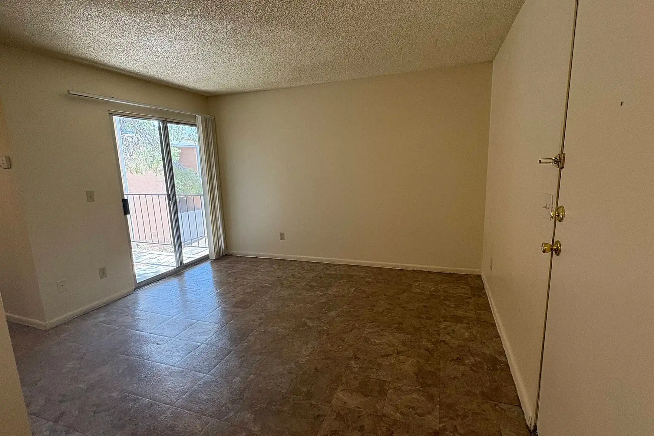 Pepper Tree Apartments - Tucson, AZ 85716 | ApartmentGuide.com