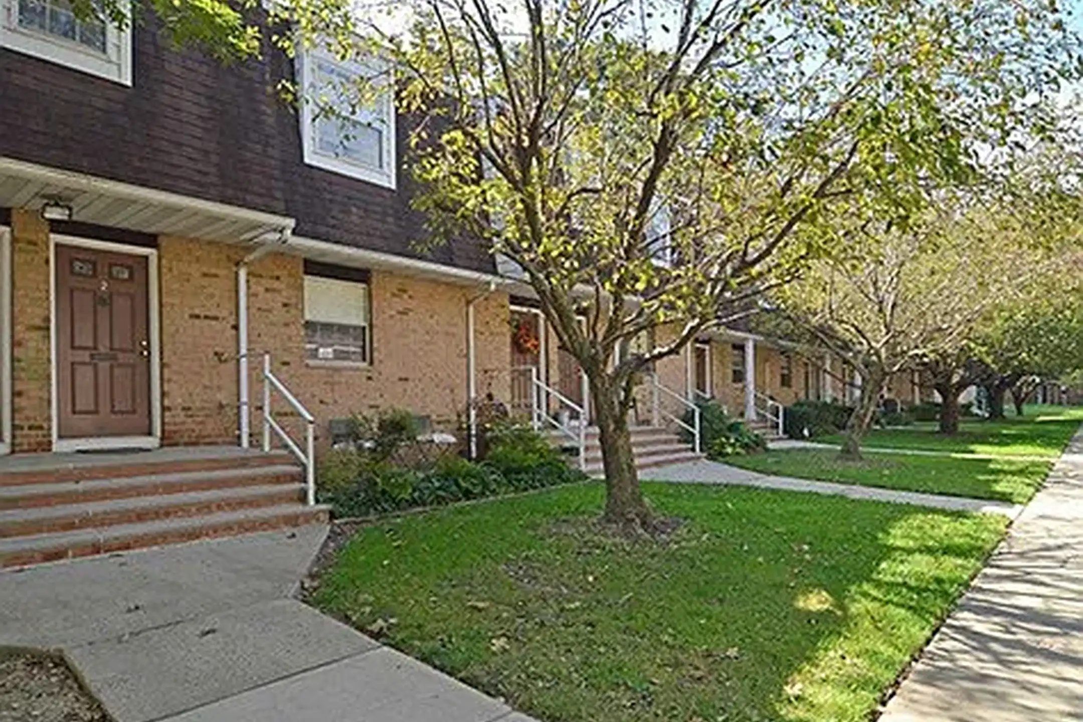 Woodmere at Hamilton Apartments - Hamilton, NJ 08690 | ApartmentGuide.com
