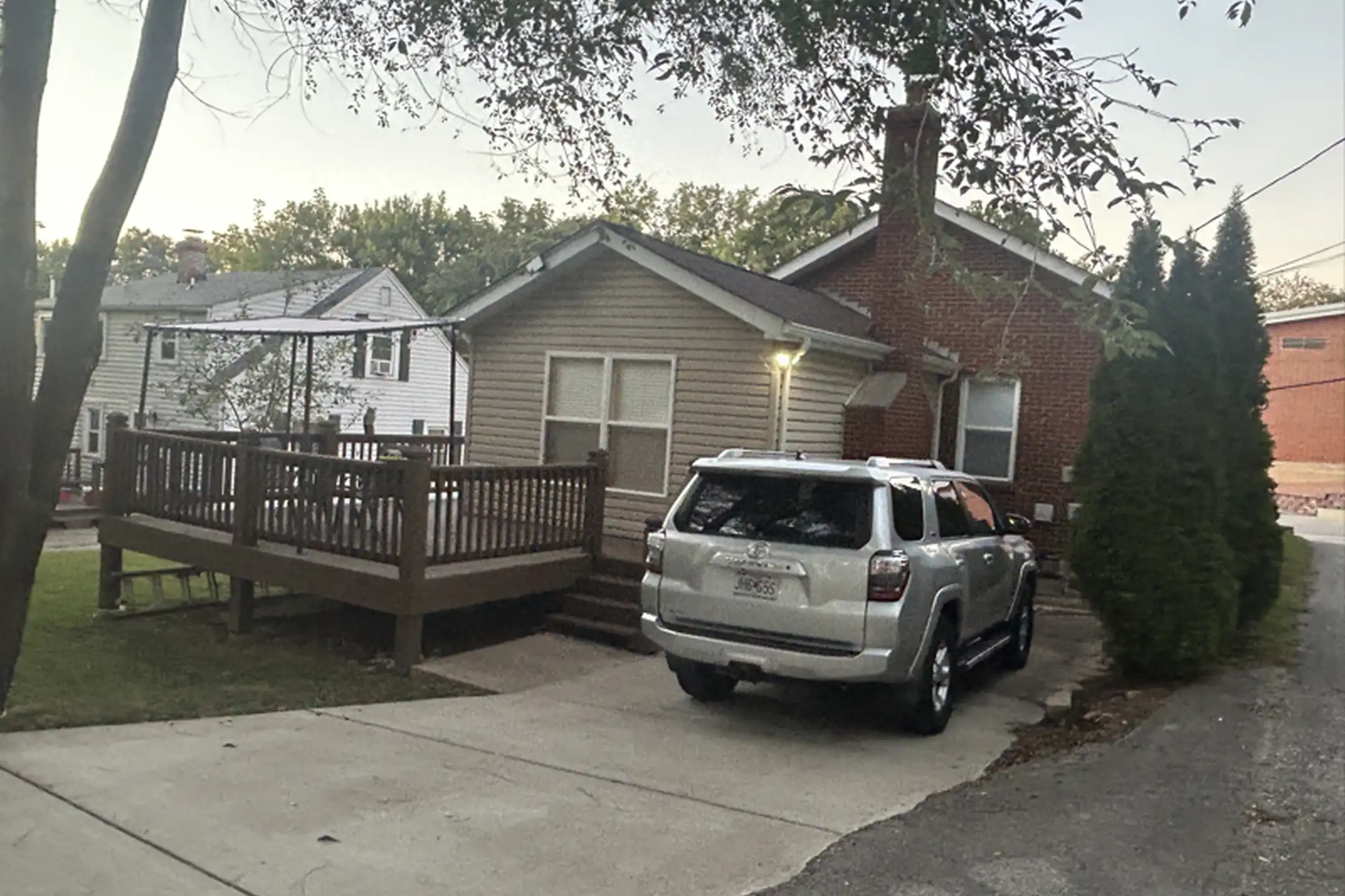 617 Perry St unit B - Saint Charles, MO 63301 | ApartmentGuide.com