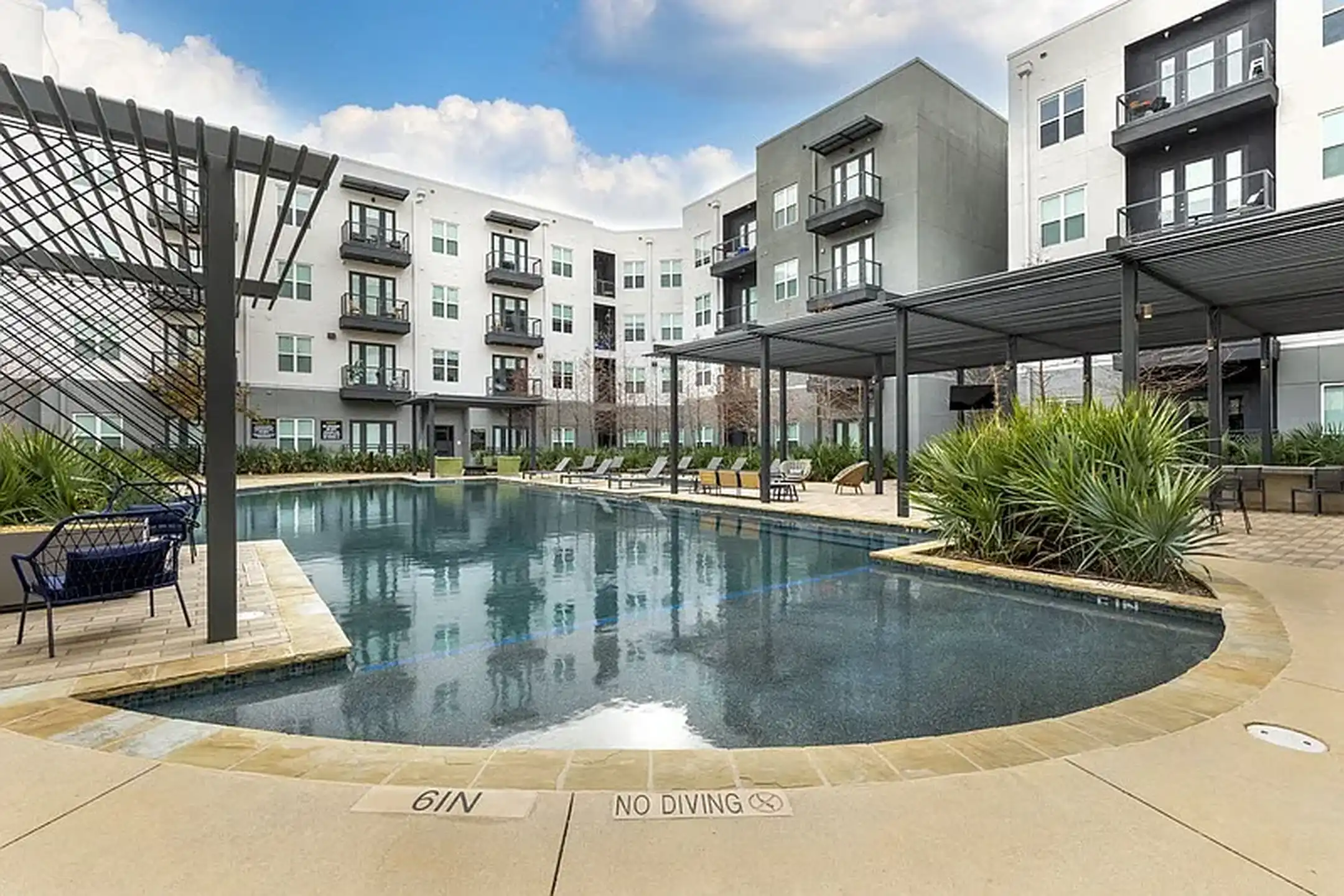 Bell CityLine I - Richardson, TX 75082 | ApartmentGuide.com