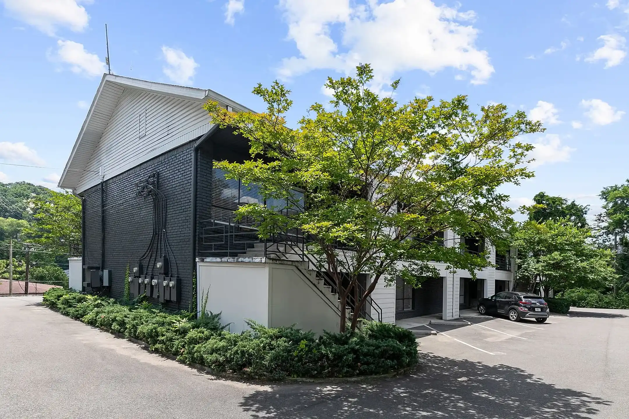 Fox Hall - Birmingham, AL 35205 | ApartmentGuide.com