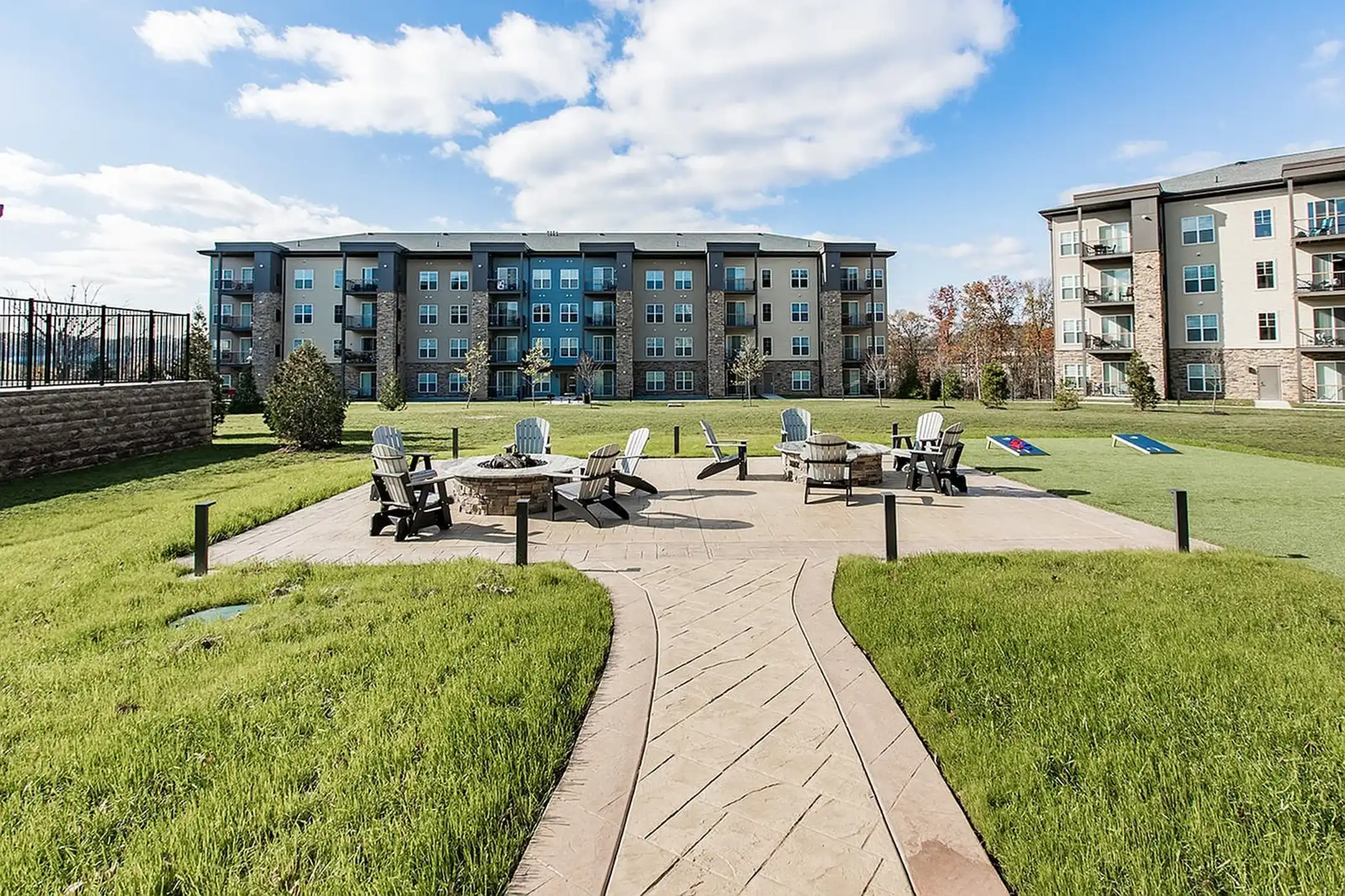 Overlook at Franklin Square - Baltimore, MD 21237 | ApartmentGuide.com