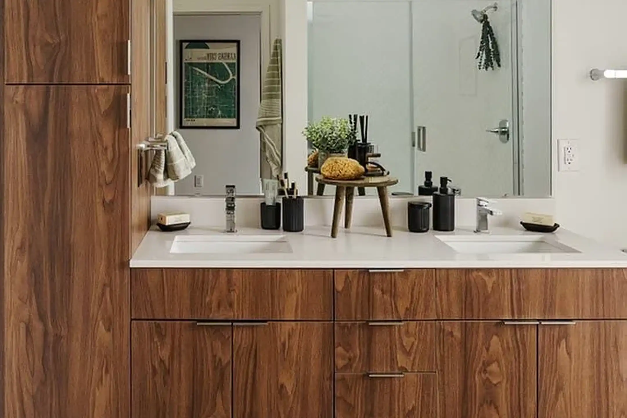 The Oslo KC - Overland Park, KS 66221 | ApartmentGuide.com