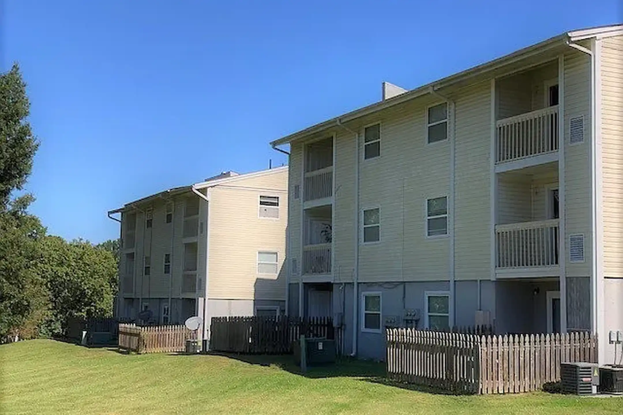 Suffolk Place Apartments - High Point, NC 27265 | ApartmentGuide.com