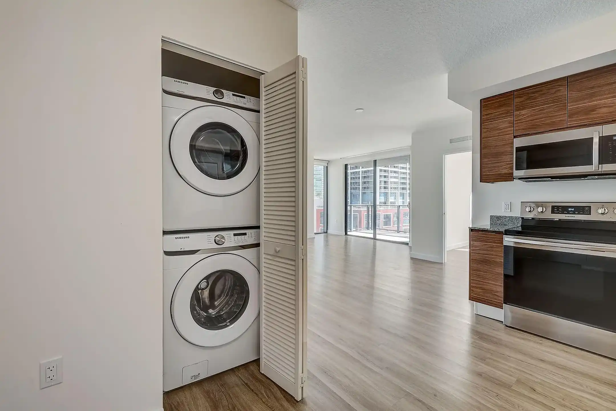 Downtown 5th - Miami, FL 33132 | ApartmentGuide.com