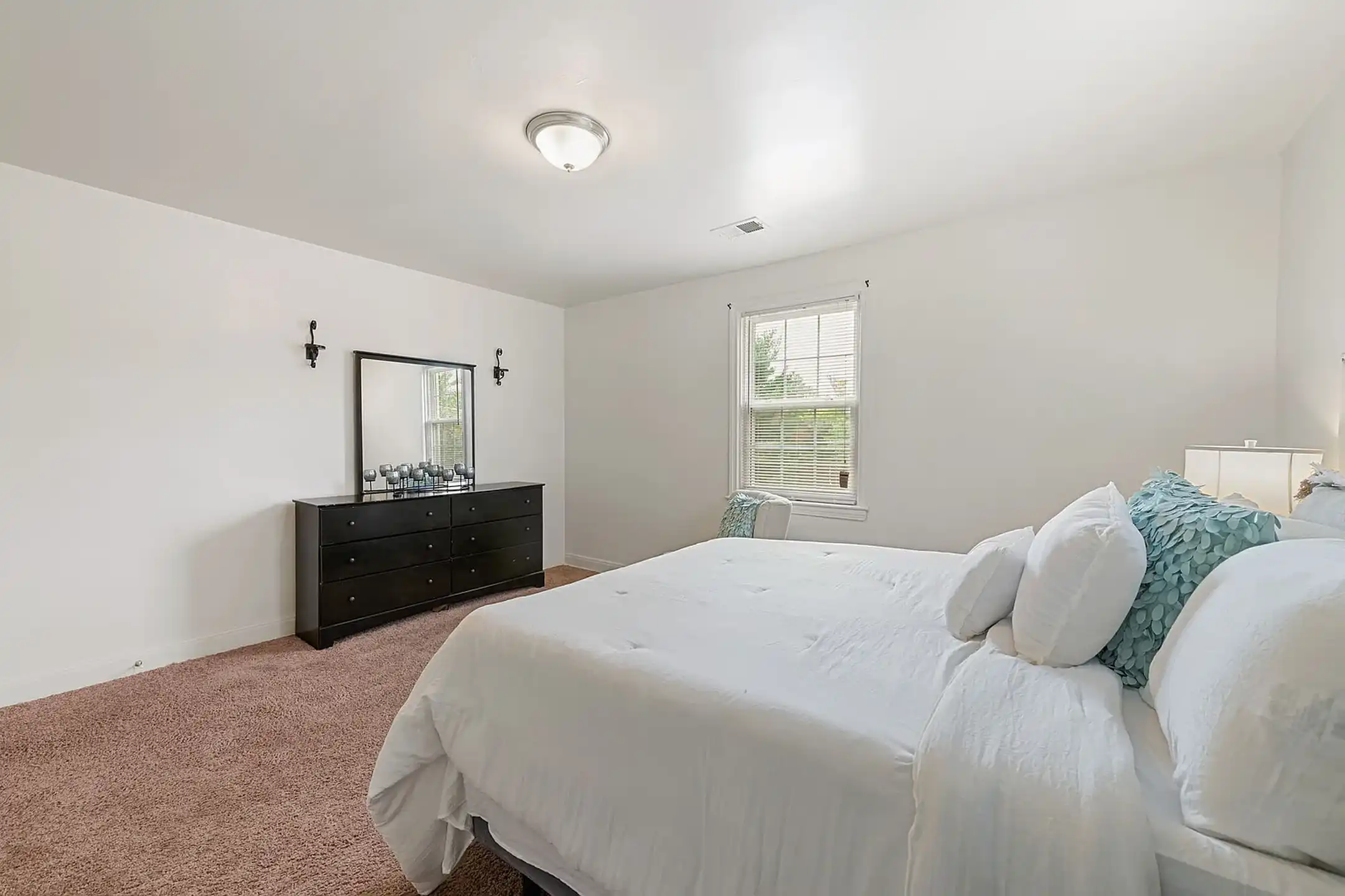 Loch Raven Village Apartments - Towson, MD 21286 | ApartmentGuide.com