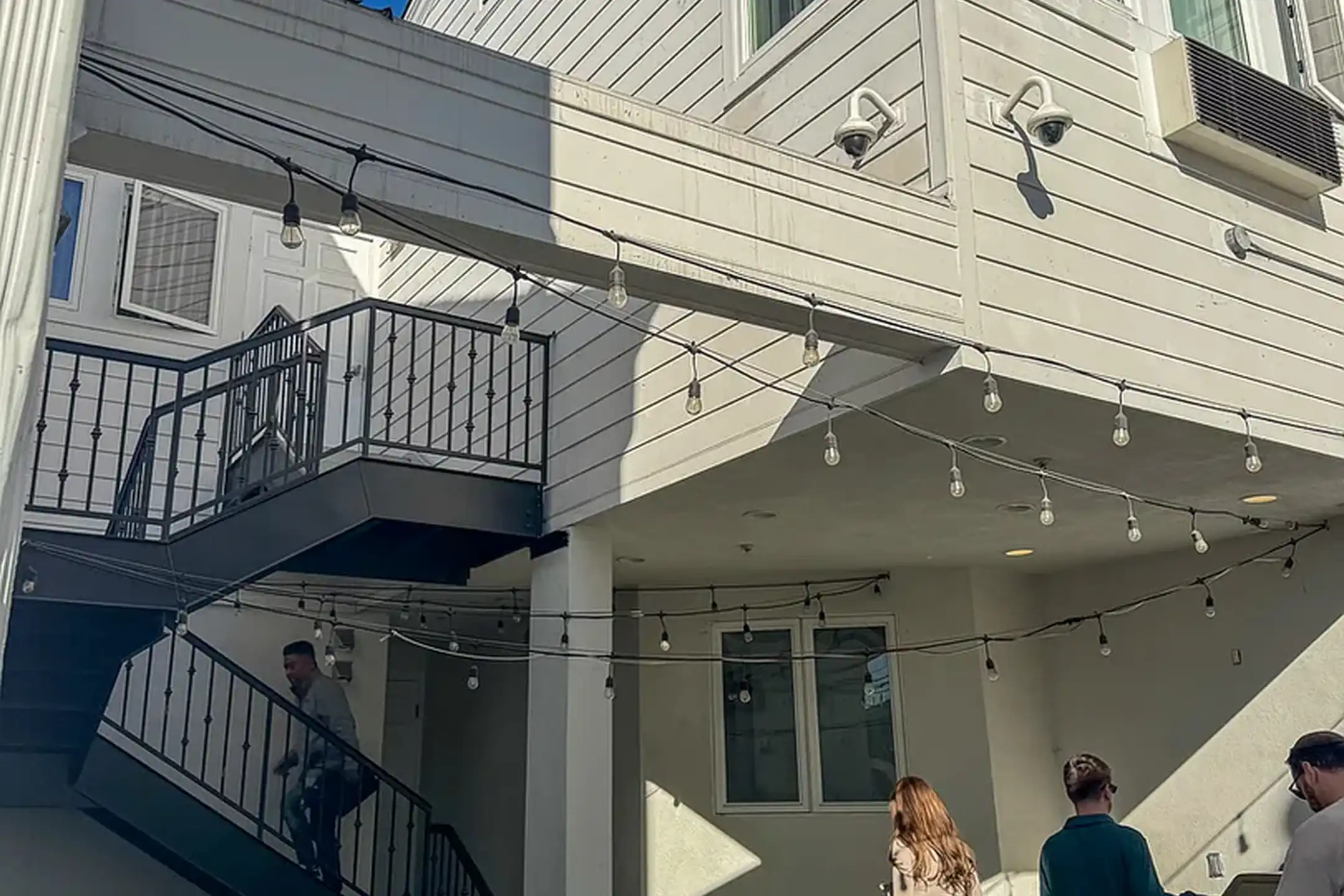 668 W 28th St - Los Angeles, CA 90007 | ApartmentGuide.com